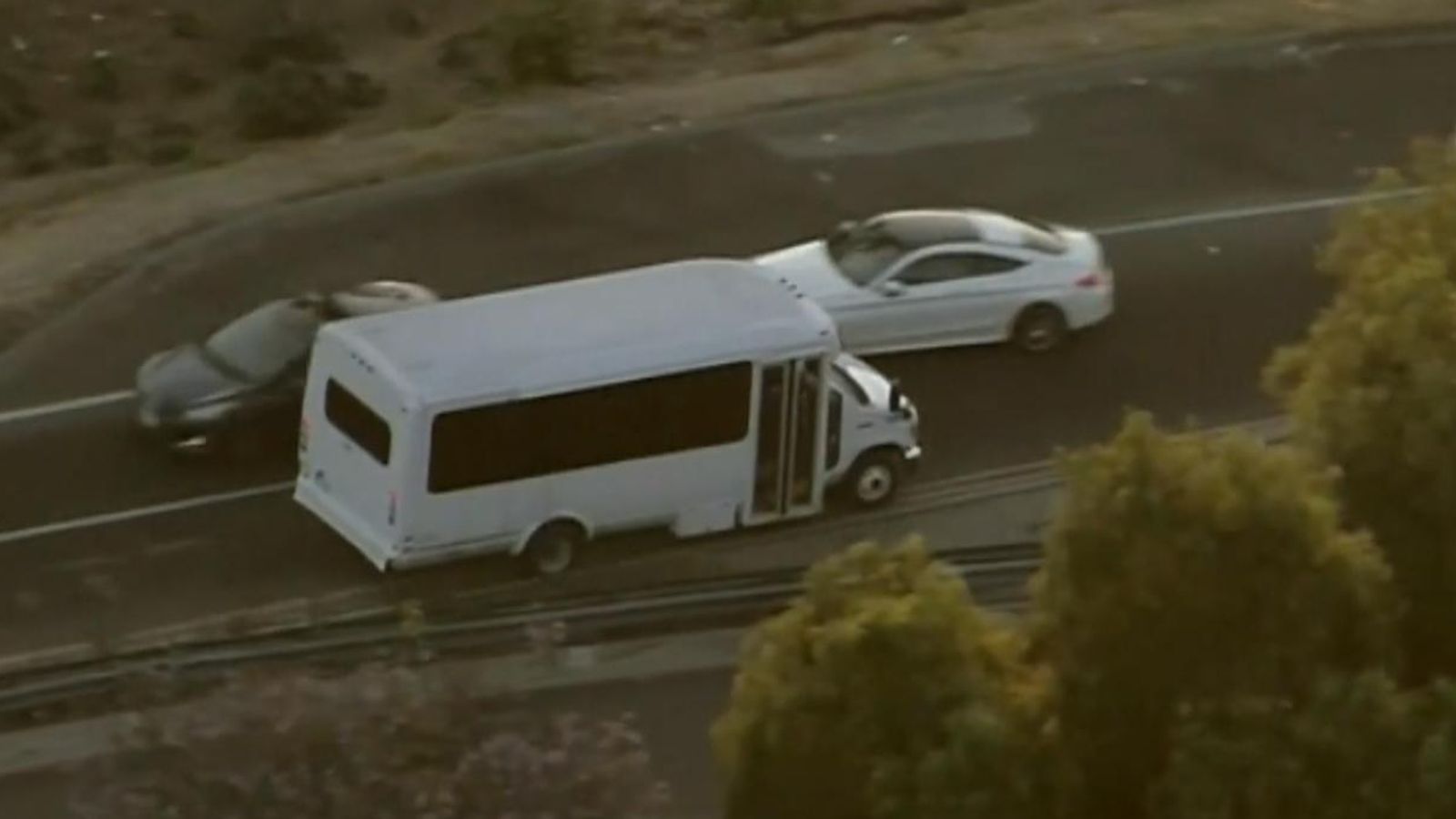 Los Angeles: Driver in stolen hospital van goes wrong way down highway ...