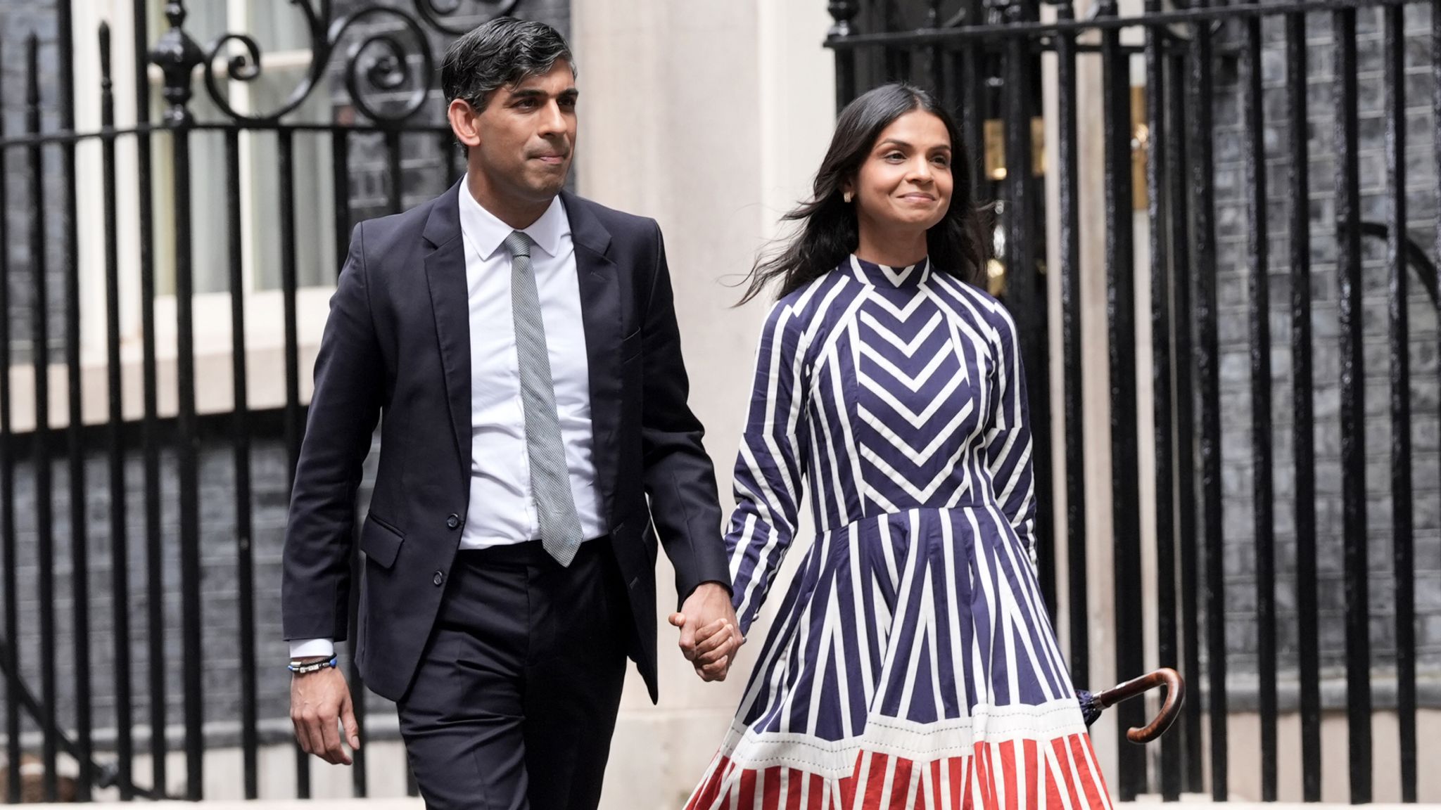 Rishi Sunak resigns as Conservative Party leader after Labour landslide ...