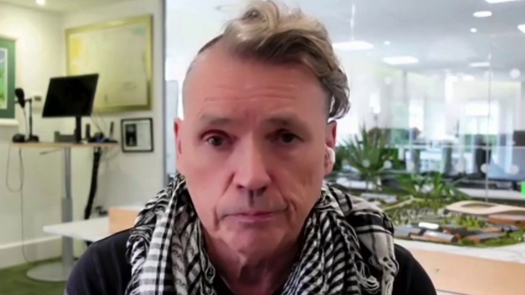 Vince accuses Guardian owner of 'untruth' over Observer approach ...