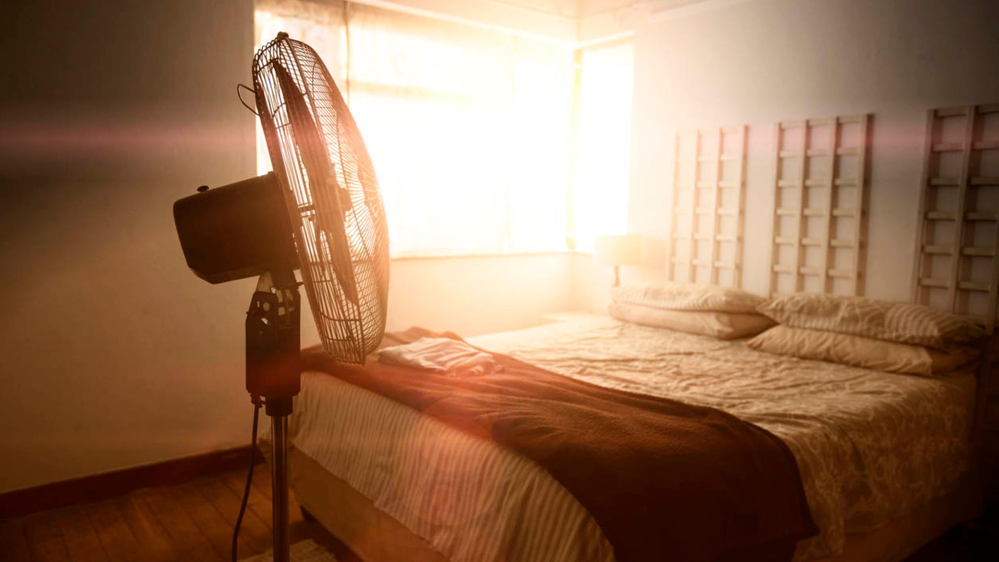 UK weather: Had a bad night's sleep? Here are nine top tips for staying ...
