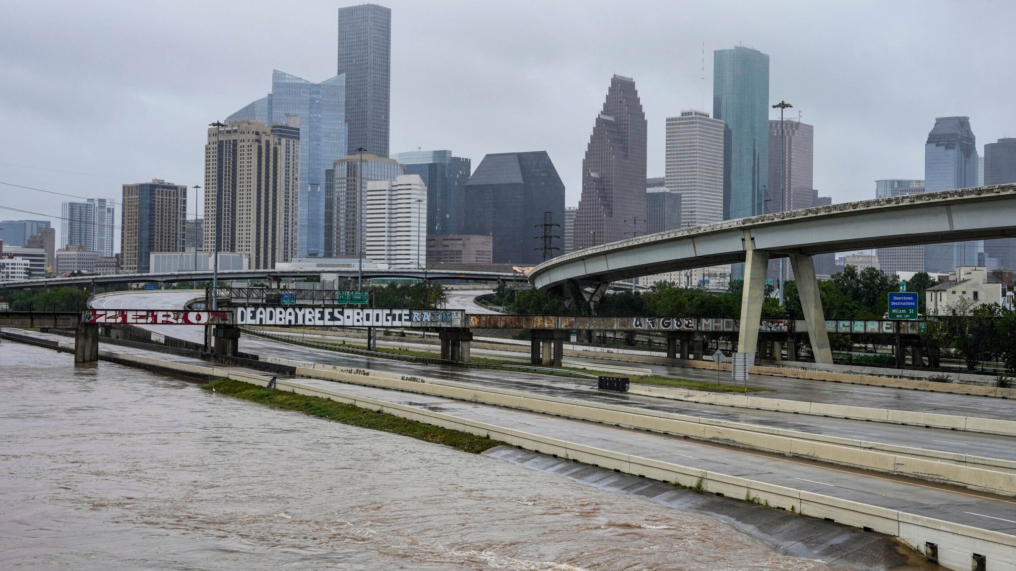 Hurricane Beryl tears through Texas and Louisiana, leaving at least ...