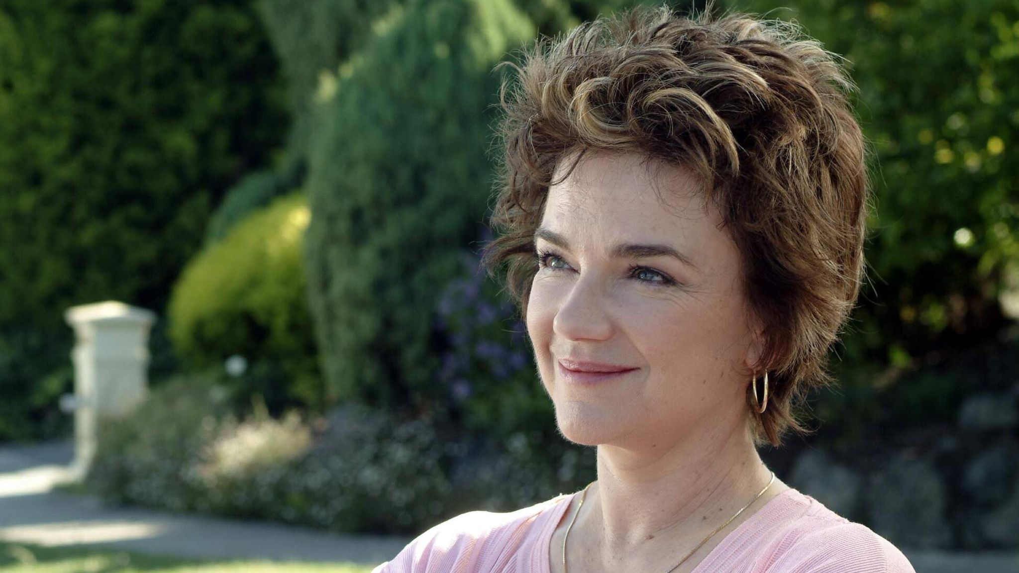 Neighbours star Janet Andrewartha dies | Ents & Arts News | Sky News Neighbours star Janet Andrewartha dies | Ents & Arts News | Sky News