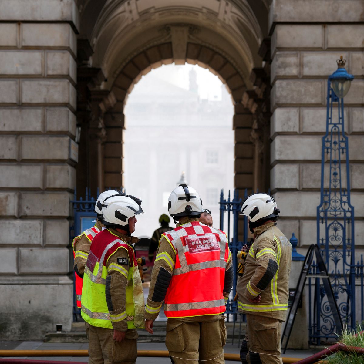 London's famous Somerset House closed 'until further notice' after fire ...