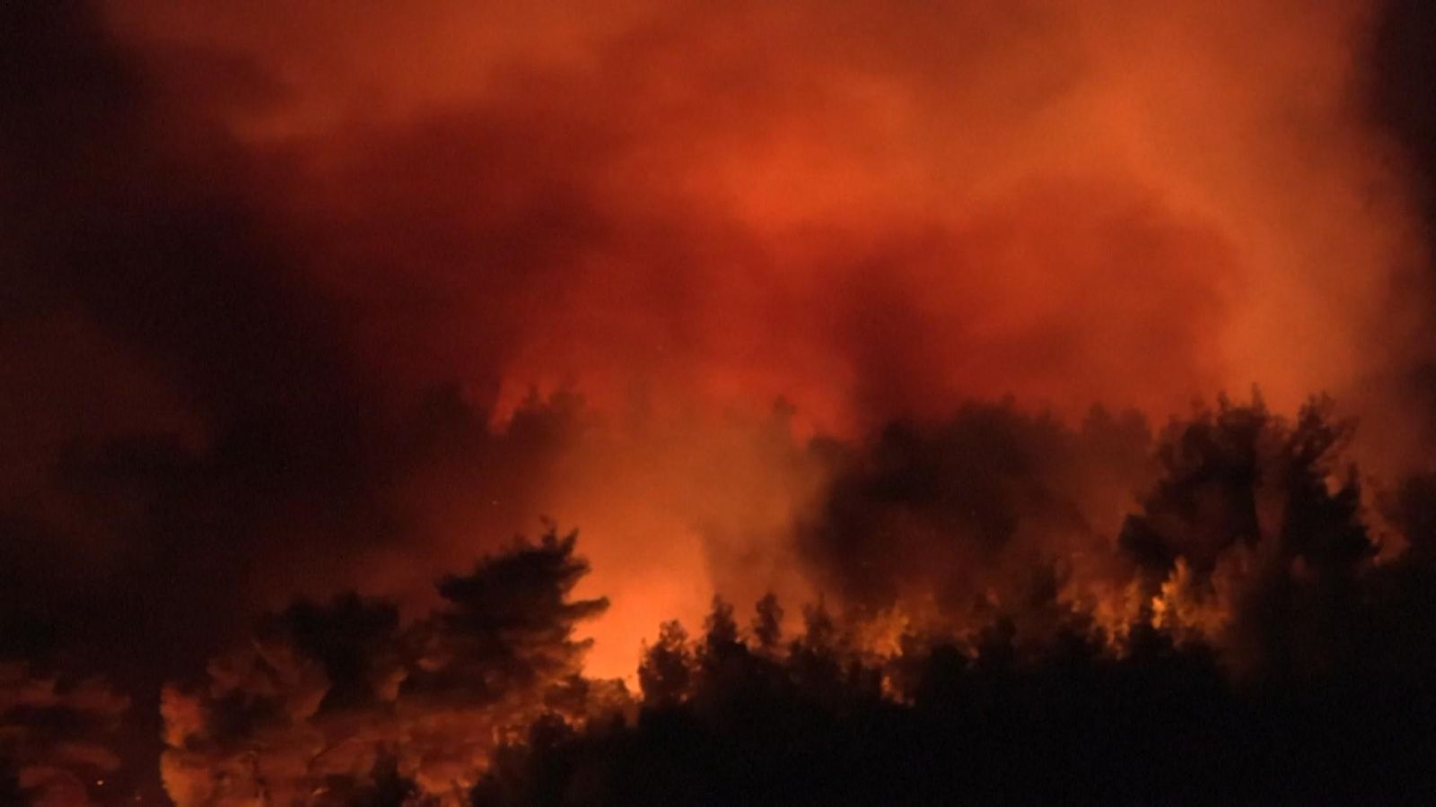 Greece: Hundreds of firefighters and volunteers battle 80ft flames in ...