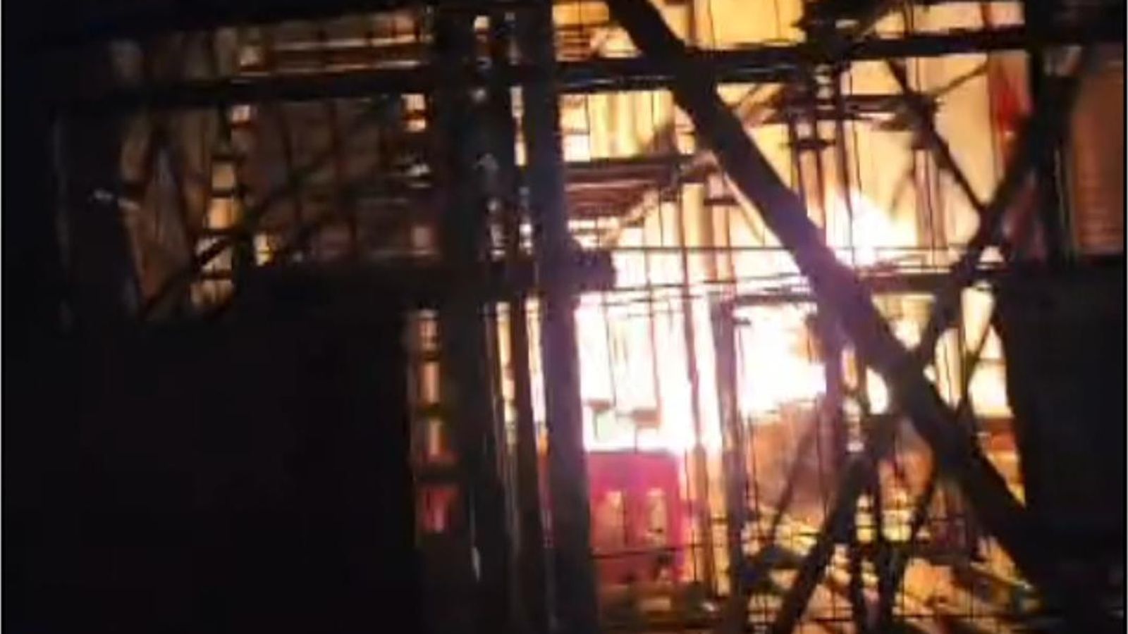 Dagenham flat fire: Video shows residents calling for gate to be opened ...
