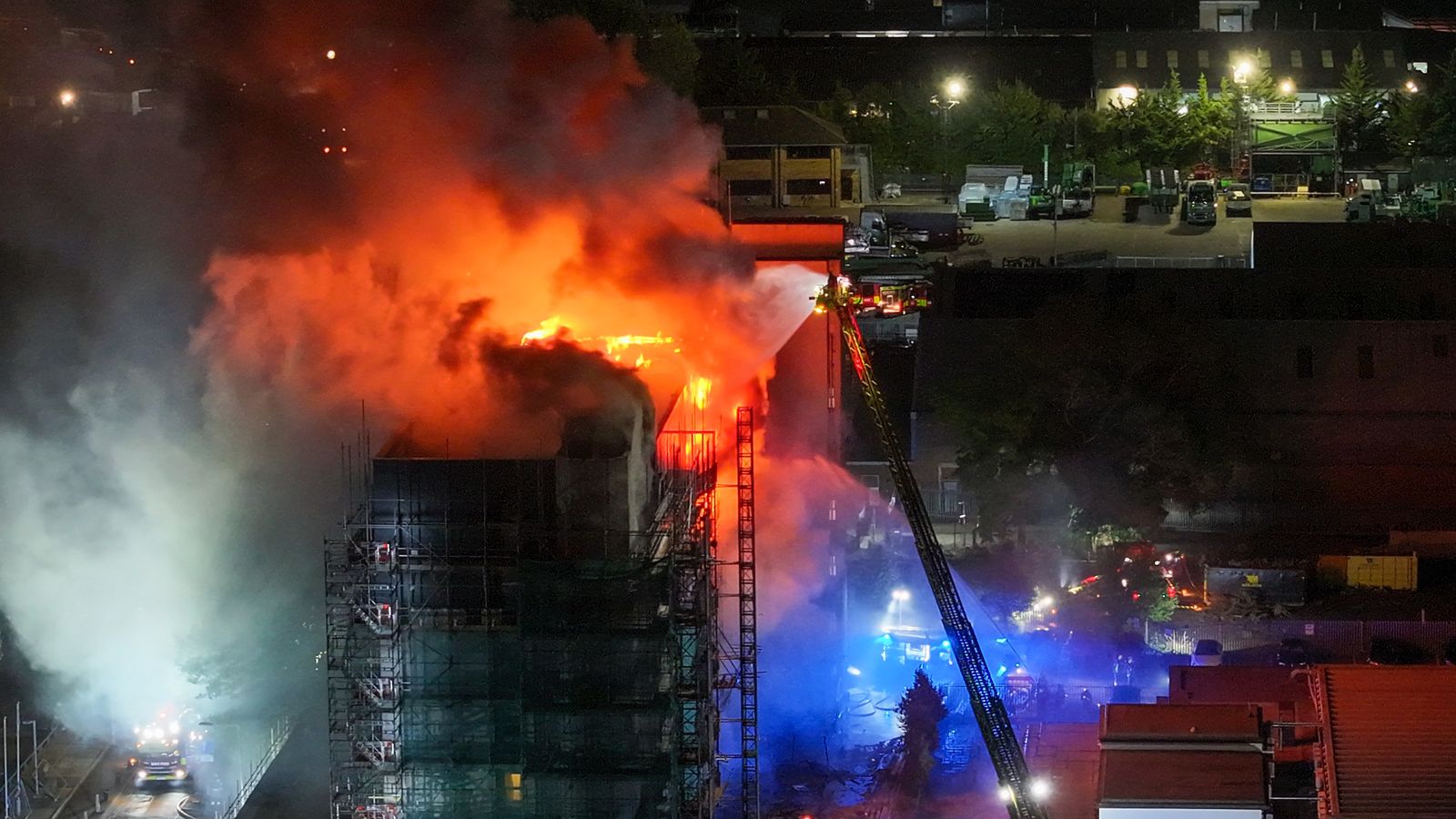 Dagenham fire: Residents describe escape after homes evacuated from ...