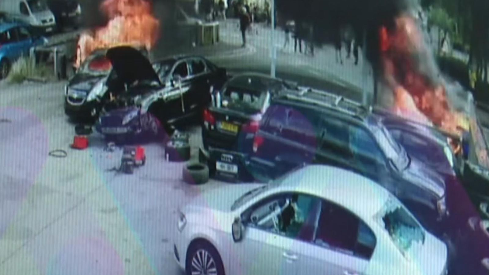 Hull protest organiser apologises to mosque worshipper after demo led ...