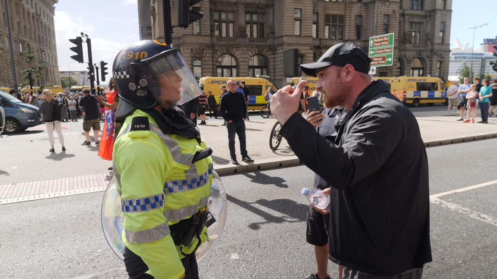 Protesters and officers clash in Liverpool - as Merseyside Police given ...