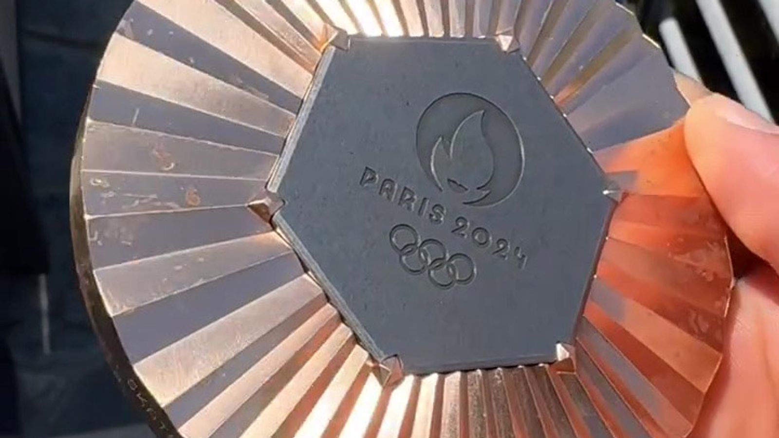Olympic star reveals deterioration of his Paris 2024 medal - Web News ...