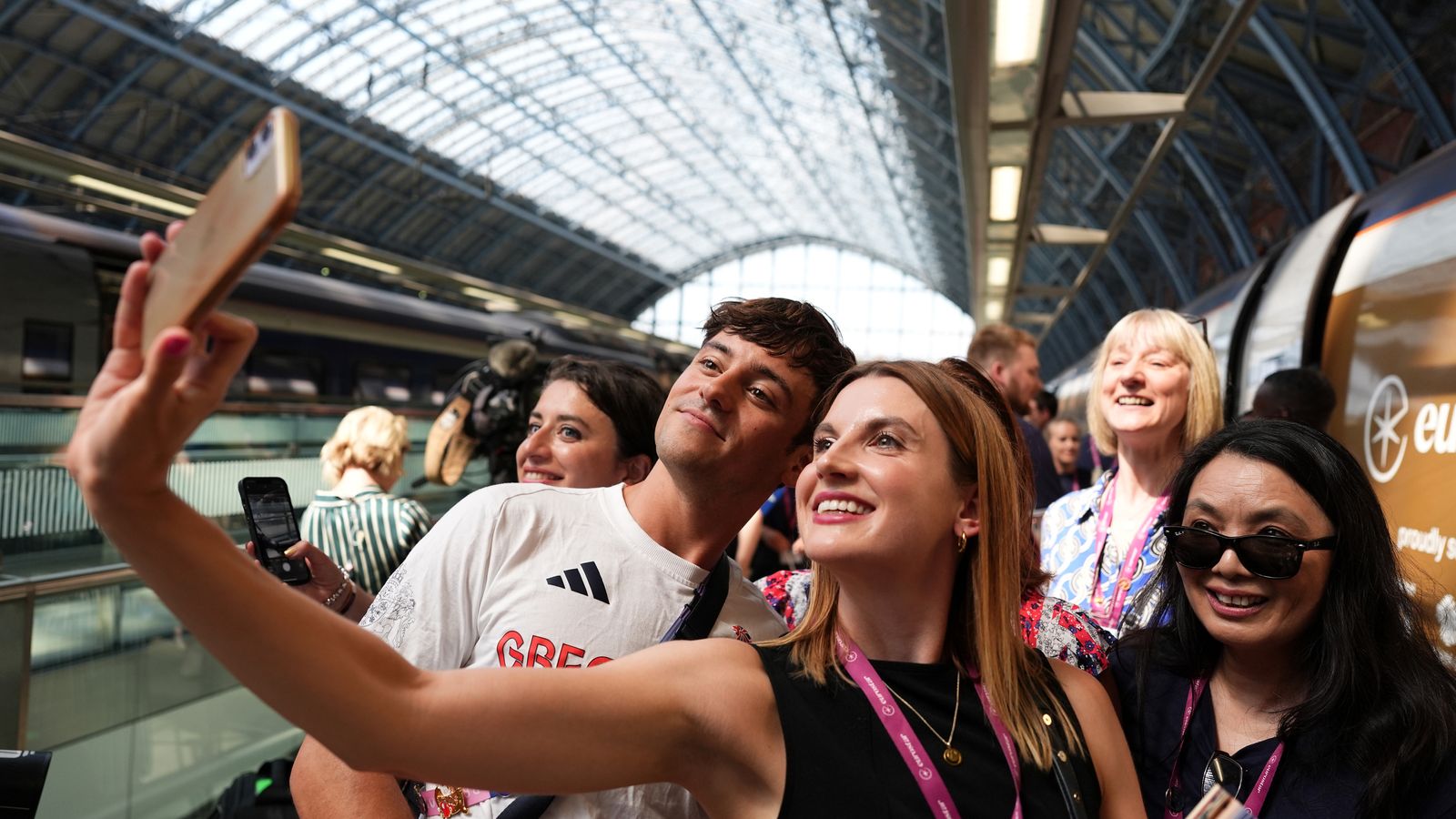 Olympics homecoming latest: Tom Daley confirms retirement - and reveals ...