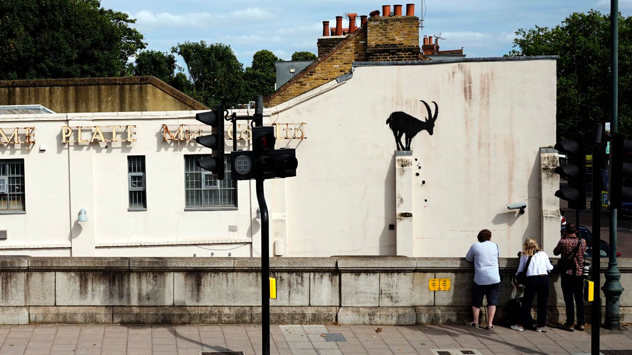 Banksy reveals second new animal-themed artwork in London - as fans ...