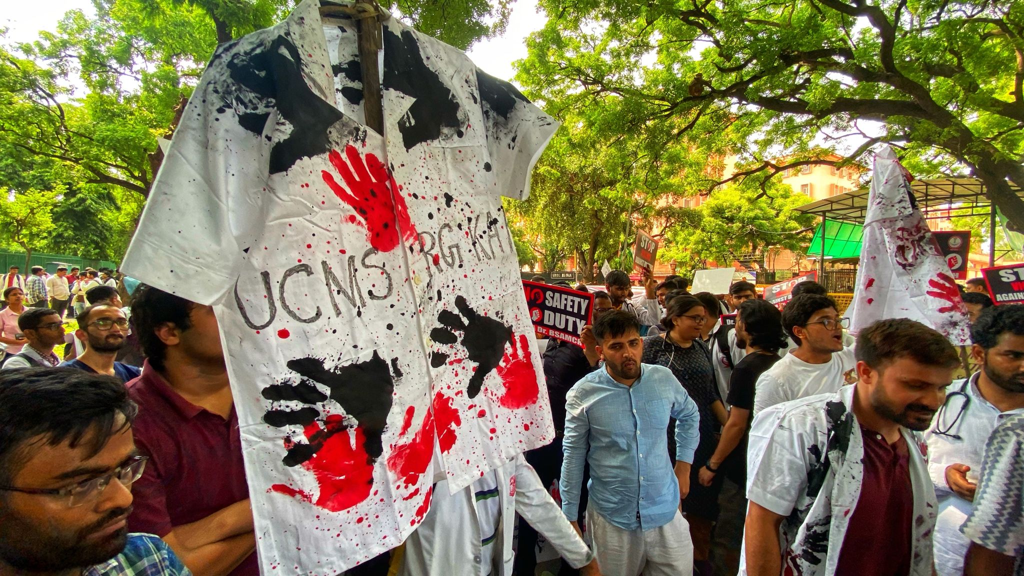 Indian doctors urged to return to work after medic's murder sparks ...
