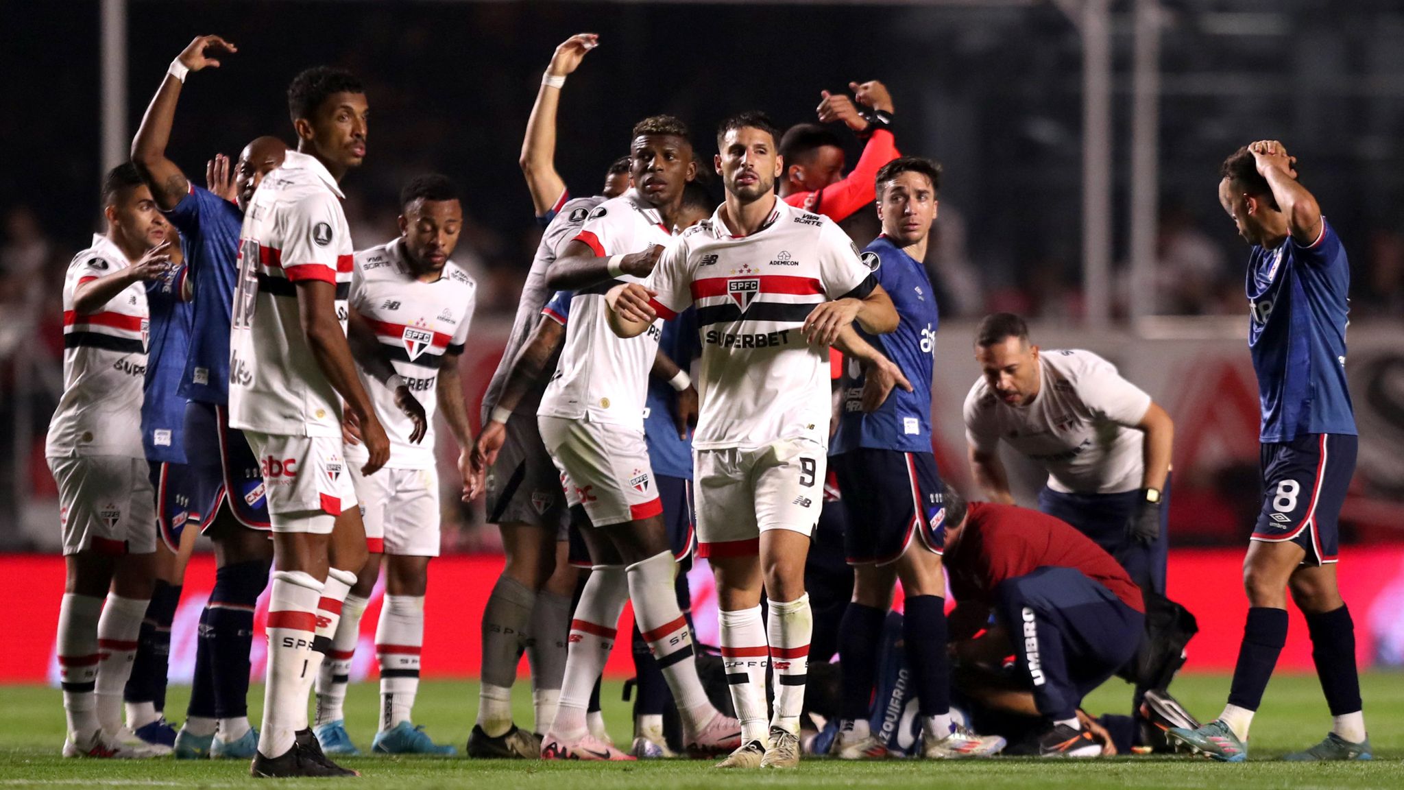 Juan Izquierdo: Uruguayan footballer dies aged 27 after collapsing on ...