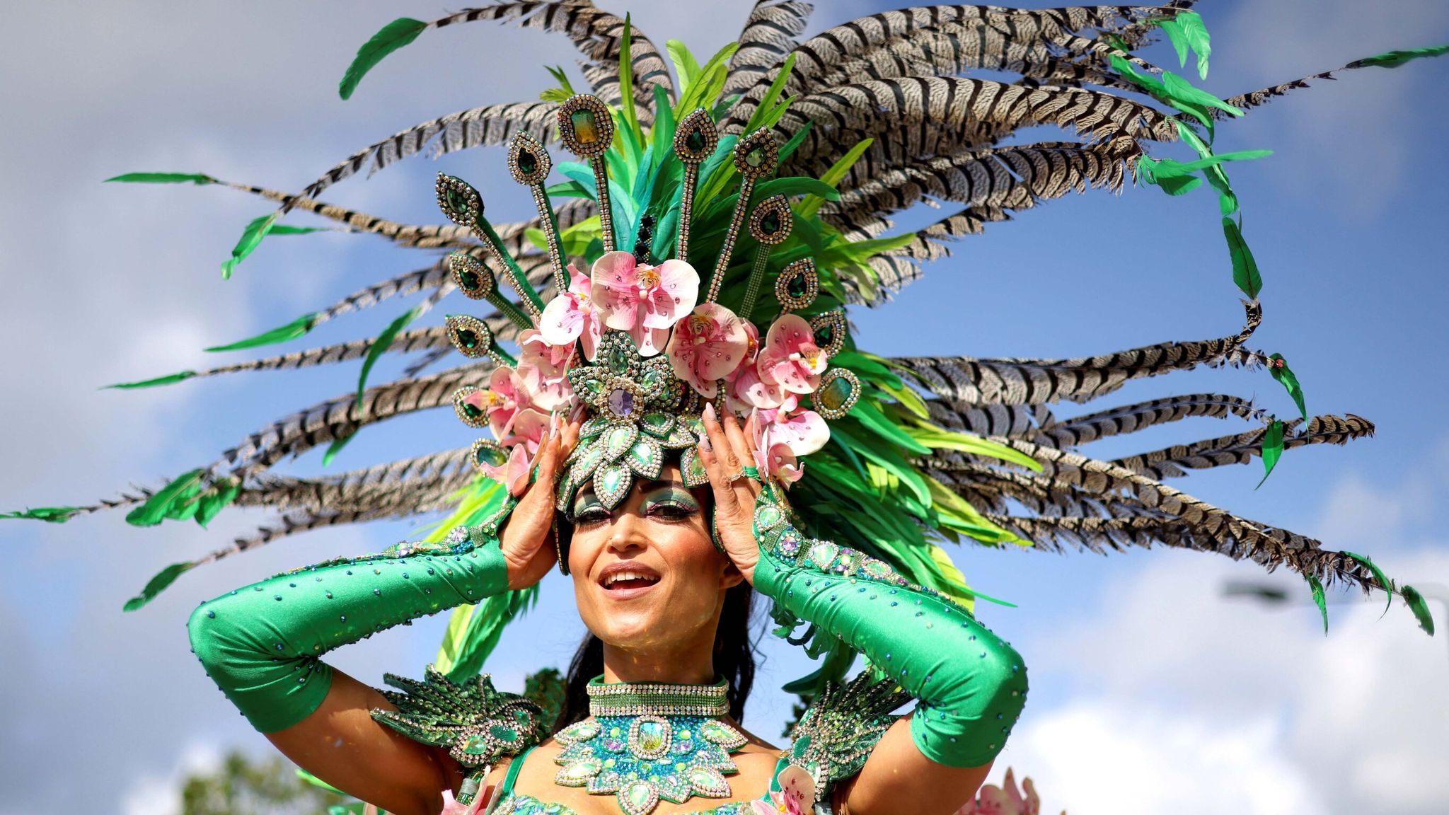 Police 'tired of saying the same words' as Notting Hill Carnival ...
