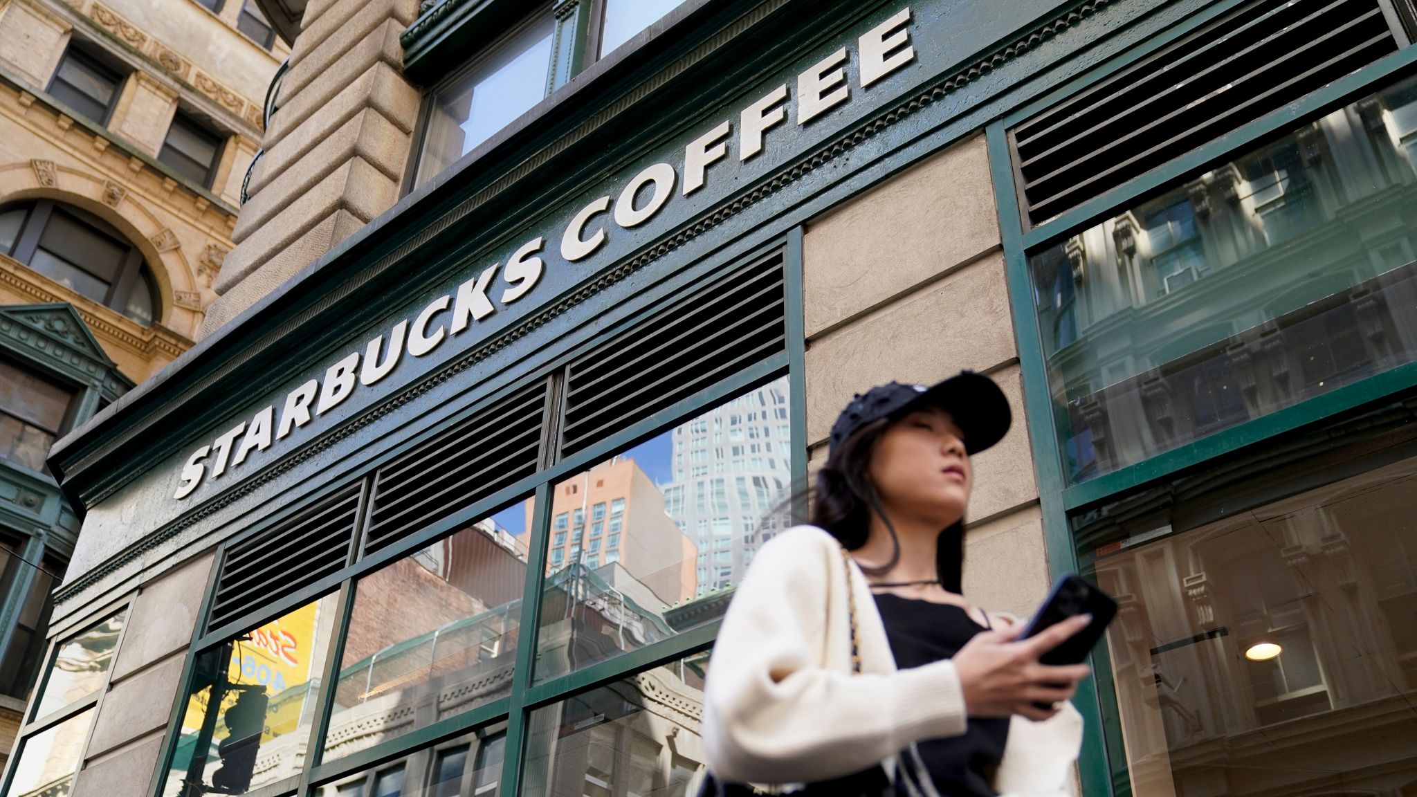 New Starbucks CEO Brian Niccol to commute 1,000 miles in corporate jet ...
