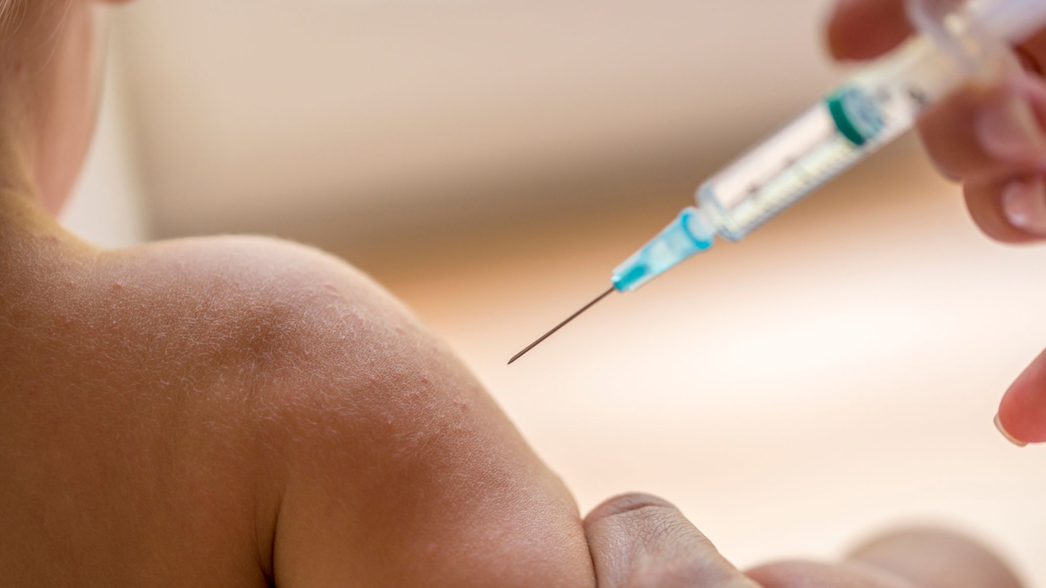 Whooping cough outbreak: Another child dies - as number of cases rise ...