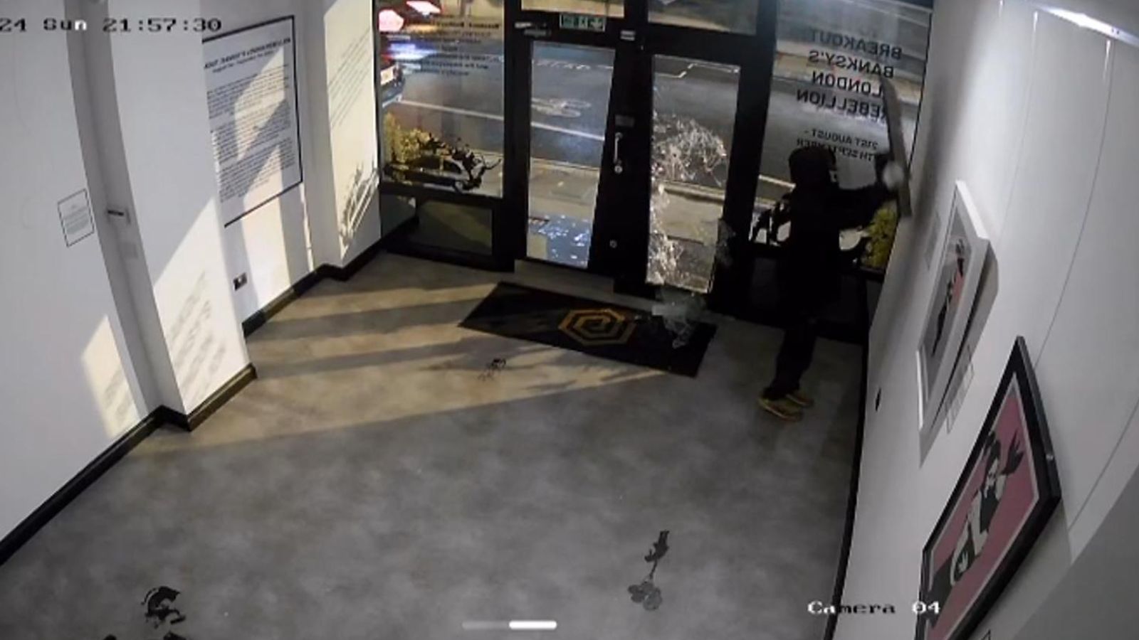 Banksy: CCTV shows moment artwork allegedly stolen from London gallery ...