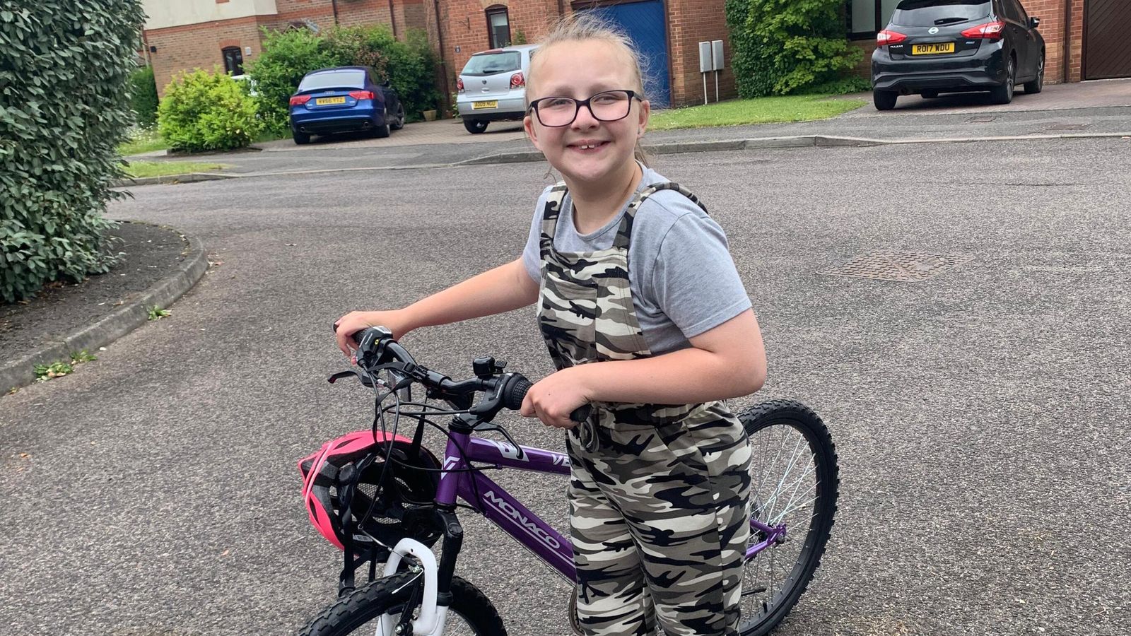 Dr Yaser Jabbar: Child, 11, in wheelchair after surgery - as doctor ...