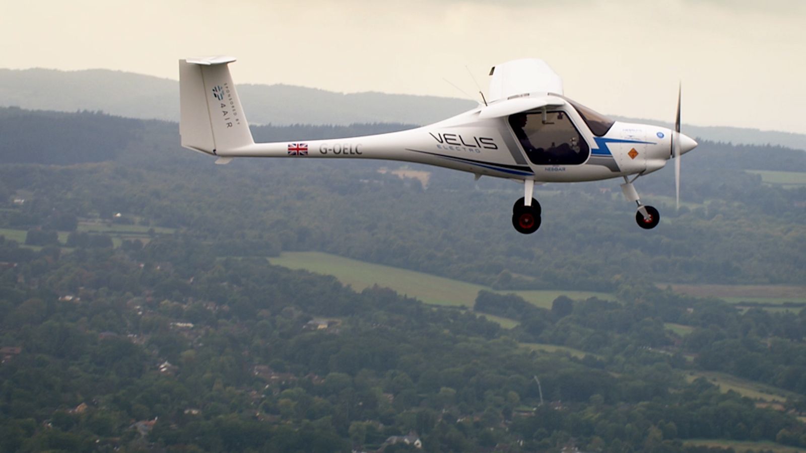 What it's like to fly a fully electric plane | UK News | Sky News