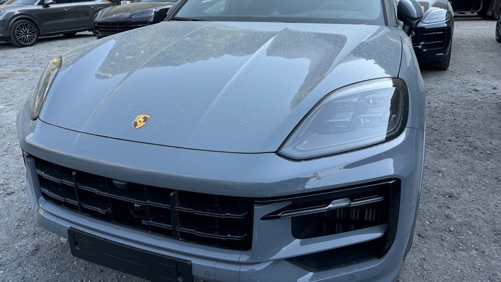 Brand new luxury British and European cars are entering Russia despite ...