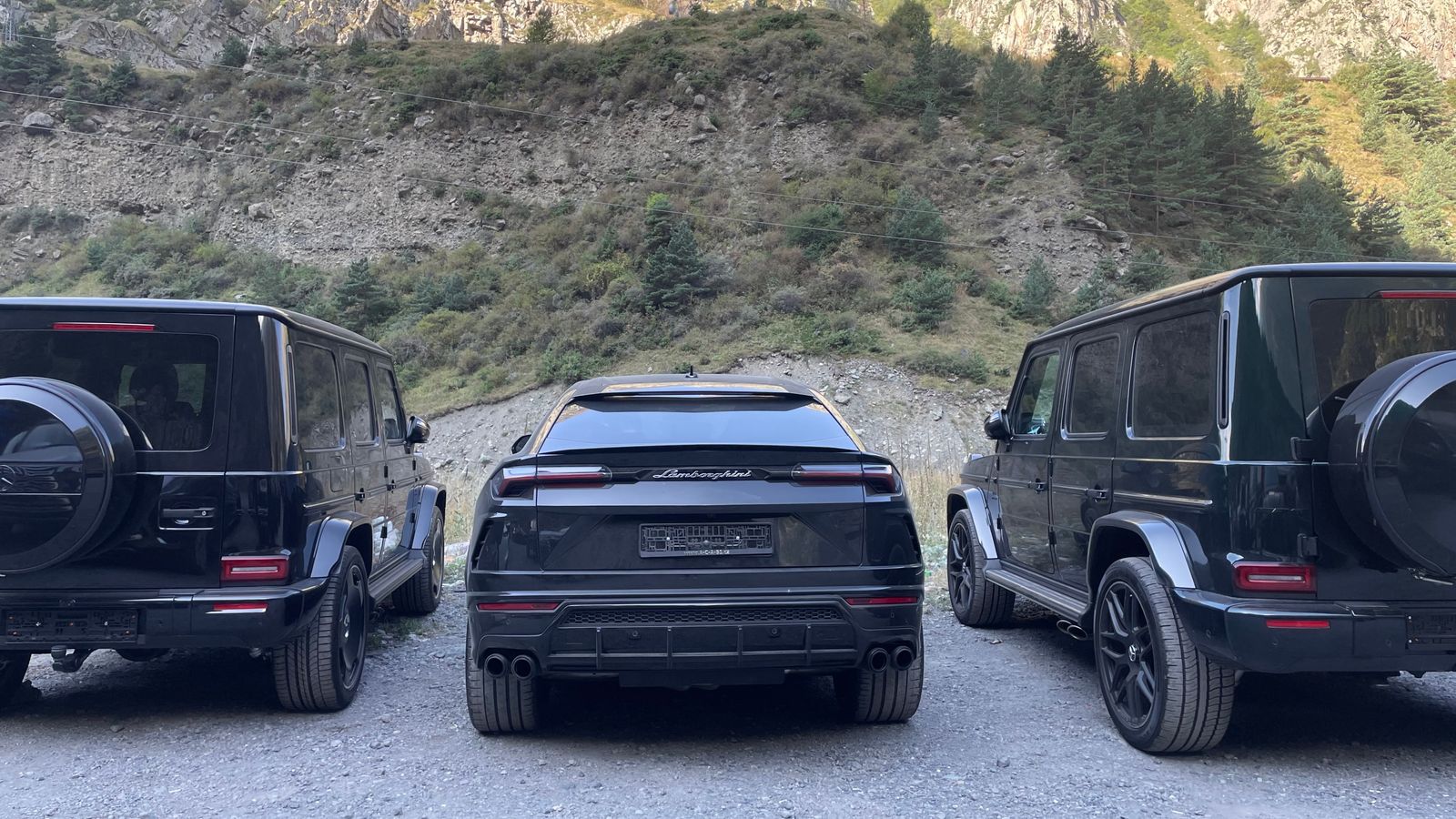 Brand new luxury British and European cars are entering Russia despite ...