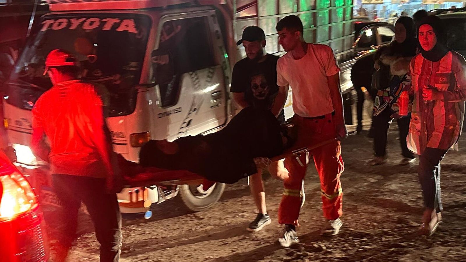 Lebanon: Panic and chaos as civilians rush to flee border regions on ...