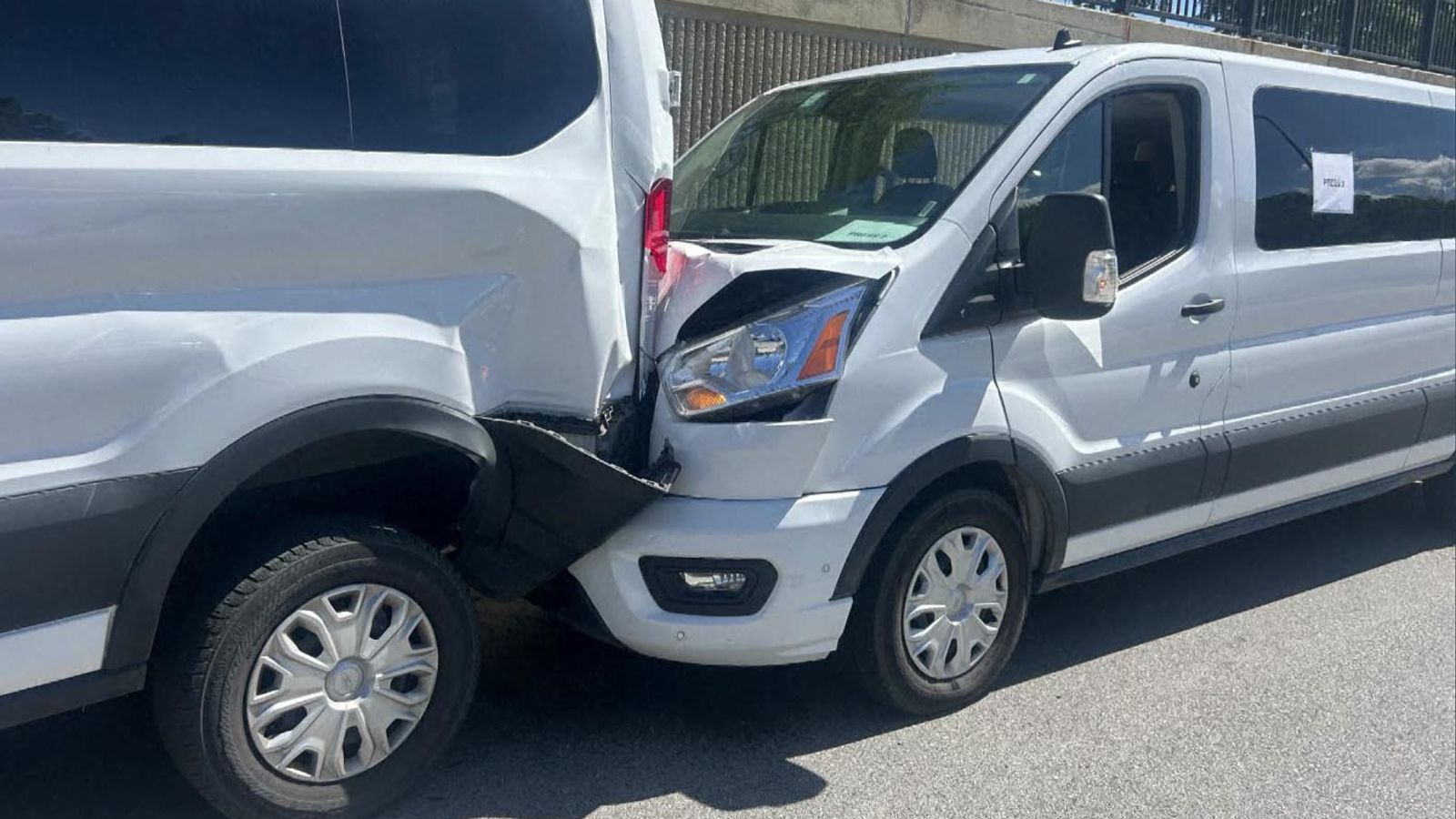 Motorcade carrying Kamala Harris's vice president candidate involved in ...