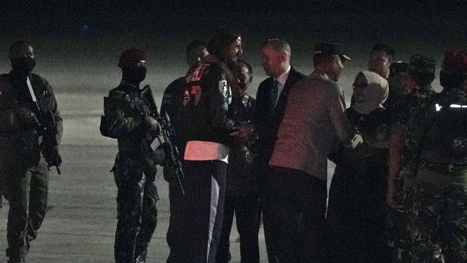 New Zealand pilot Phillip Mehrtens held hostage by Papuan rebel fighters arrives in Jakarta ...