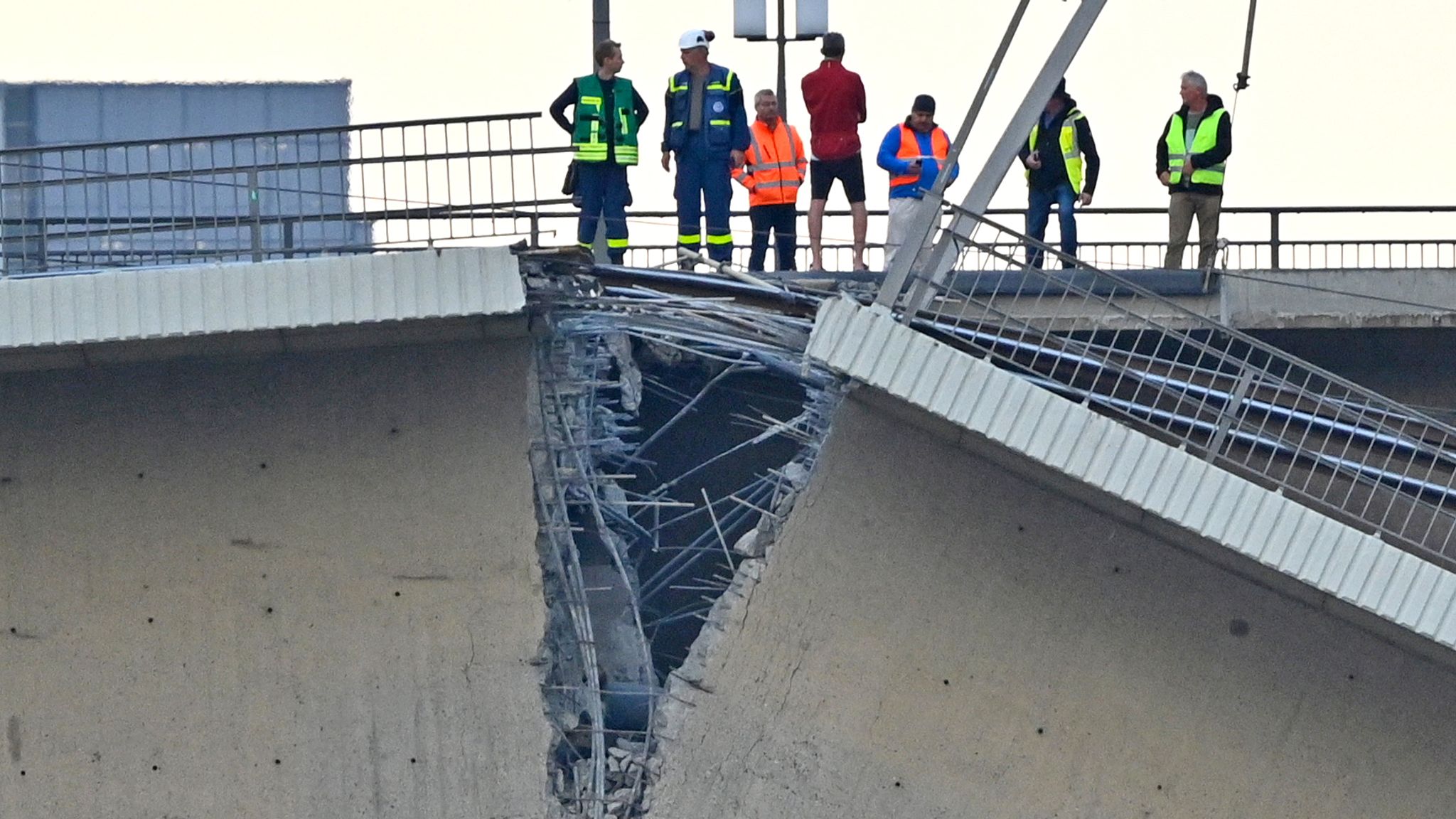 Investigation launched as concrete bridge partially collapses in ...