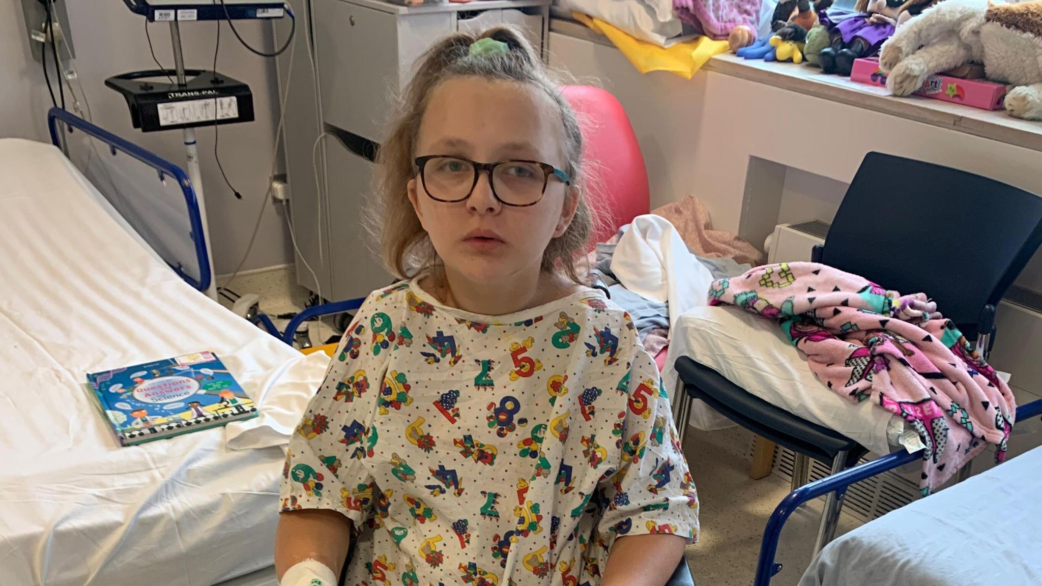 Dr Yaser Jabbar: Child, 11, in wheelchair after surgery - as doctor ...