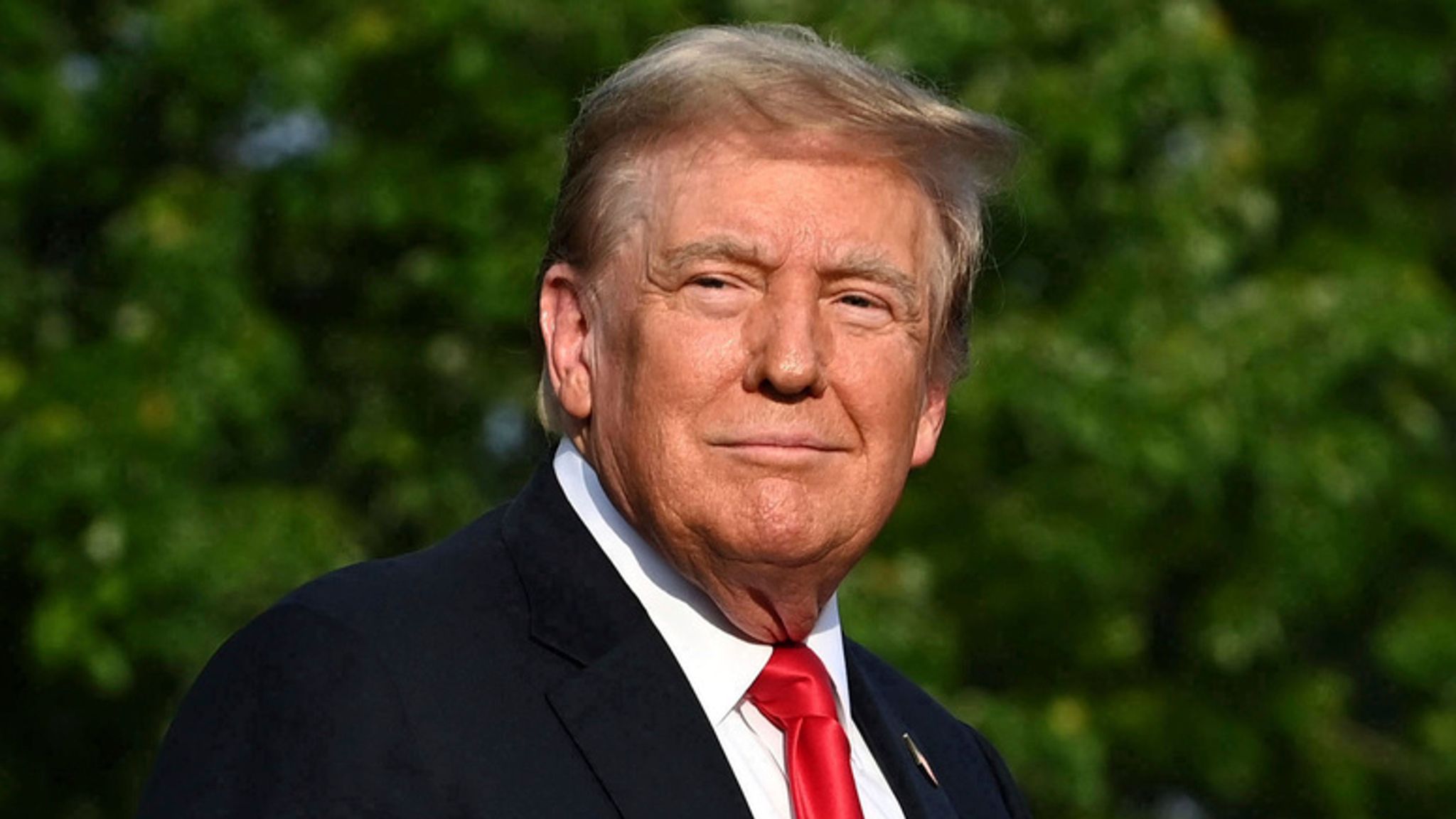 Trump describes being dashed off in golf cart after apparent ...