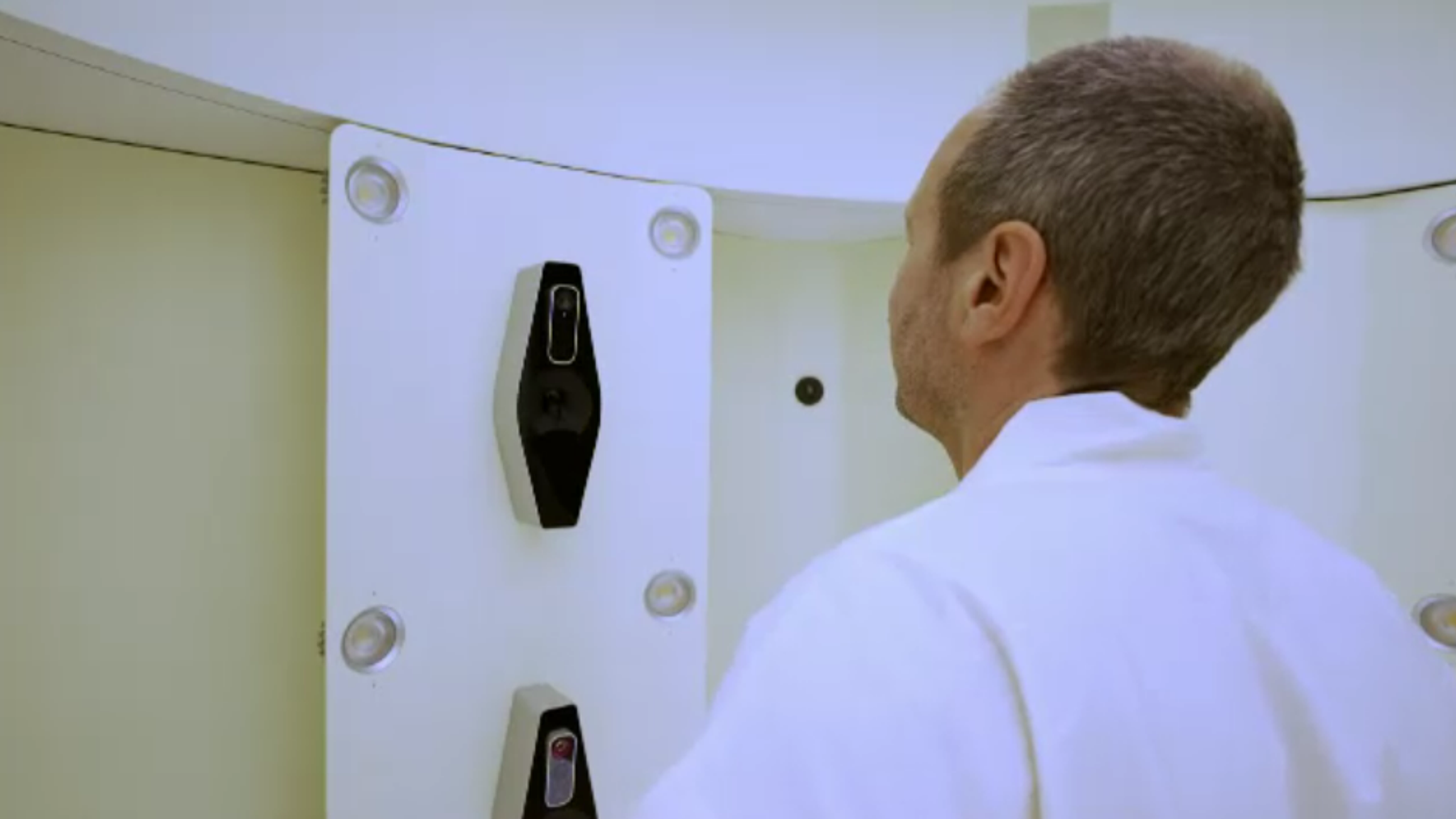Inside clinic which uses HD cameras, radar and lasers during ...