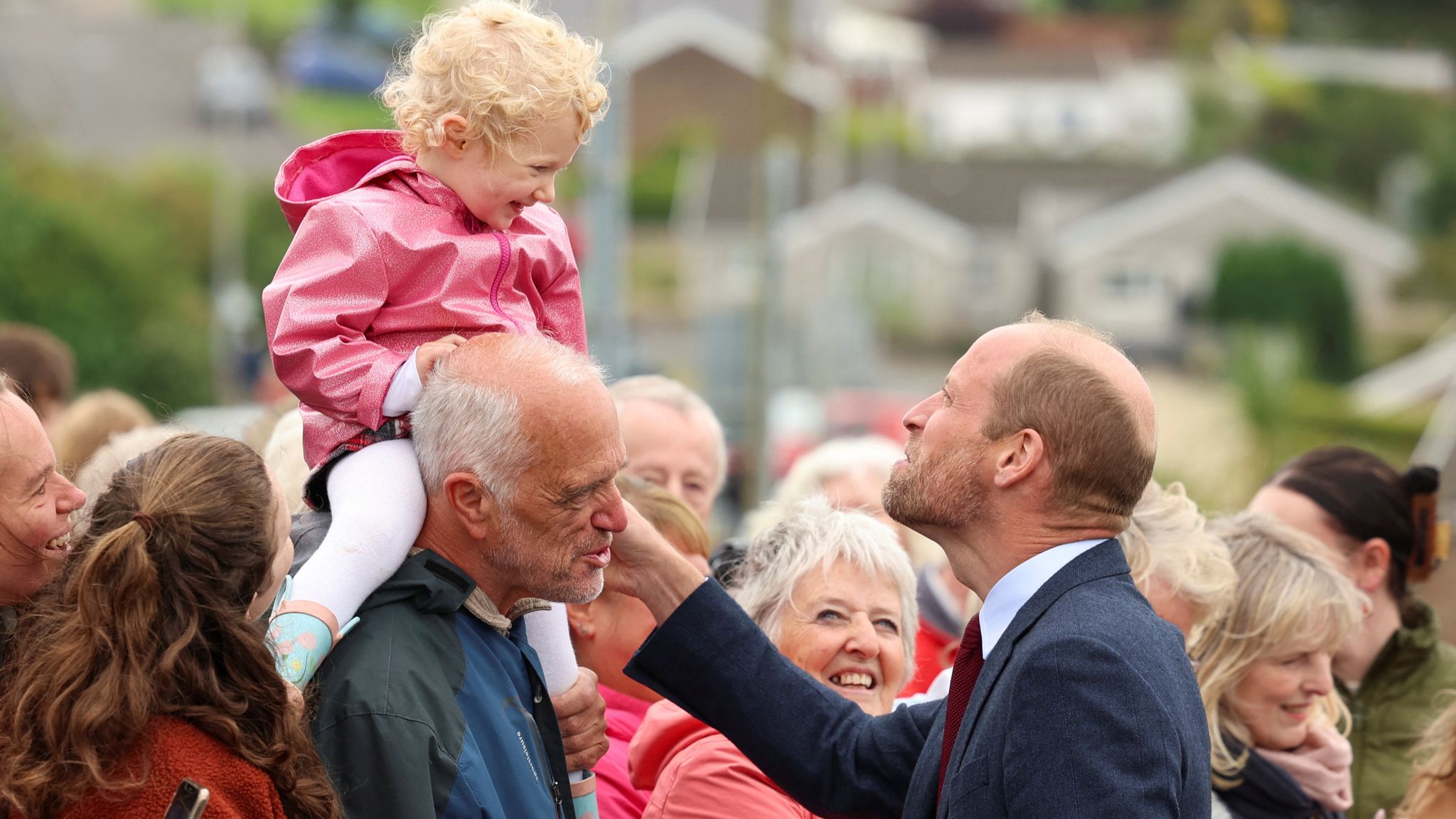 Prince William thanks well-wishers in Carmarthenshire after Kate's ...