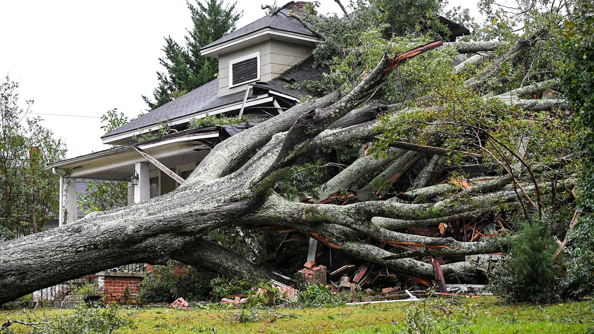 Hurricane Helene kills at least 64 - as dozens rescued from Tennessee ...