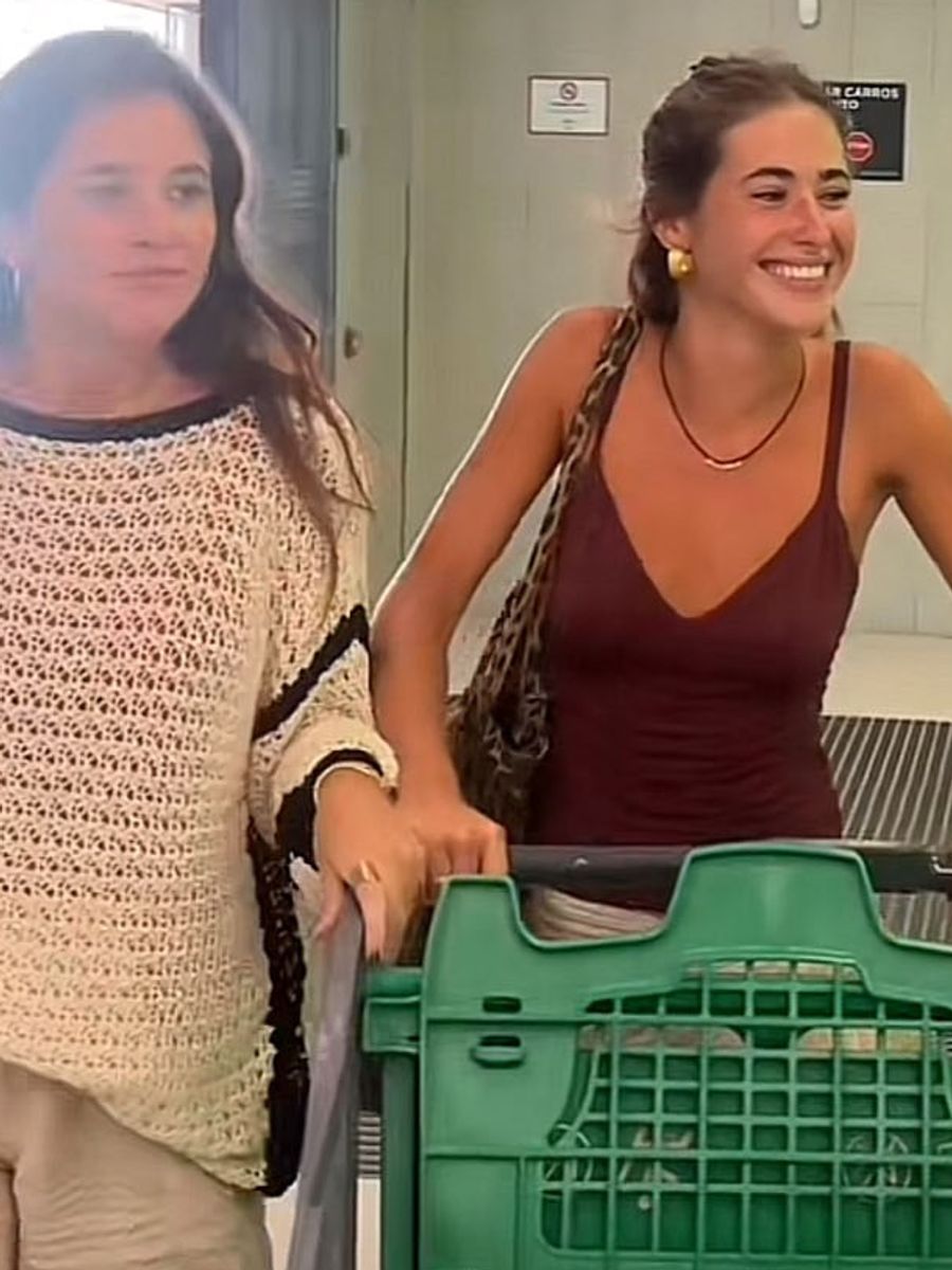 Spanish supermarket shoppers using pineapples to search for love in surprising new craze | World ...