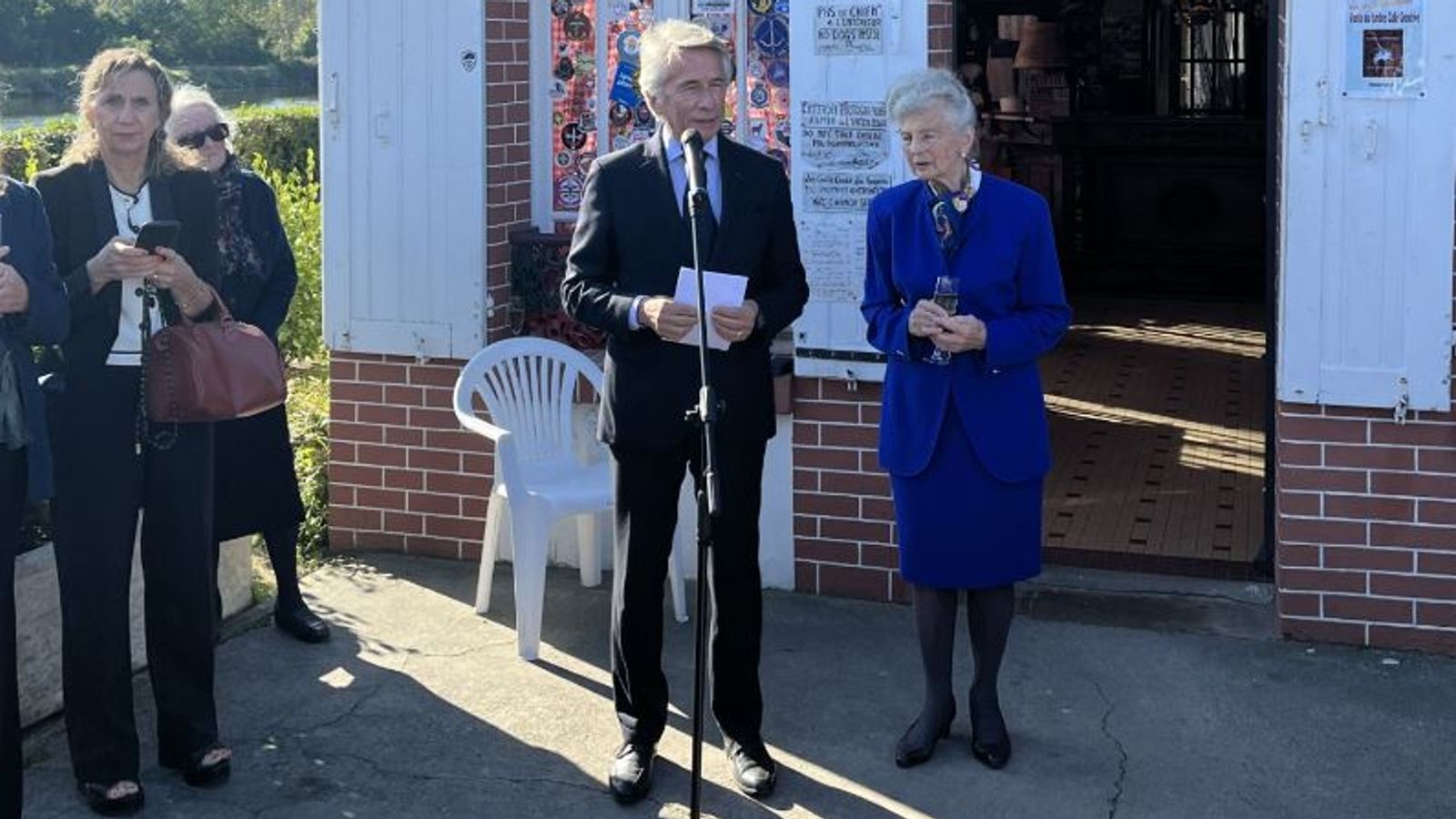 D-Day cafe owner Arlette Gondree handed prestigious French honour ...