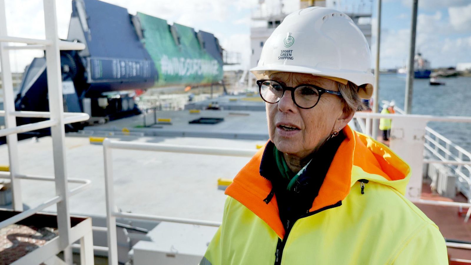 FastRig: First UK trial begins of sail designed to cut ships' carbon ...