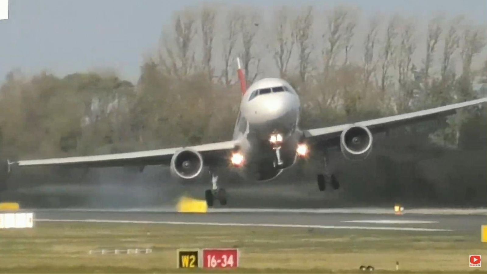 Storm Ashley: Planes struggle to land at Dublin Airport in high winds ...