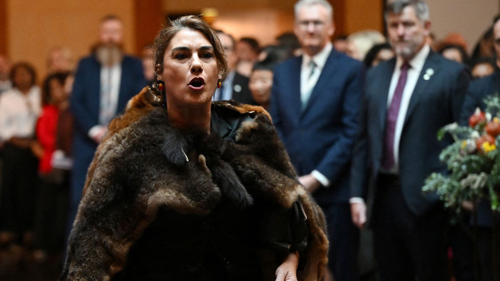 Australian senator shouts at British monarch | World News | Sky News