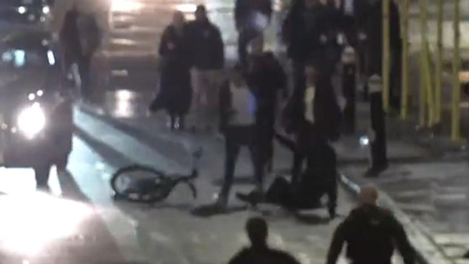 London phone snatcher tackled to the ground by passers-by seconds after ...