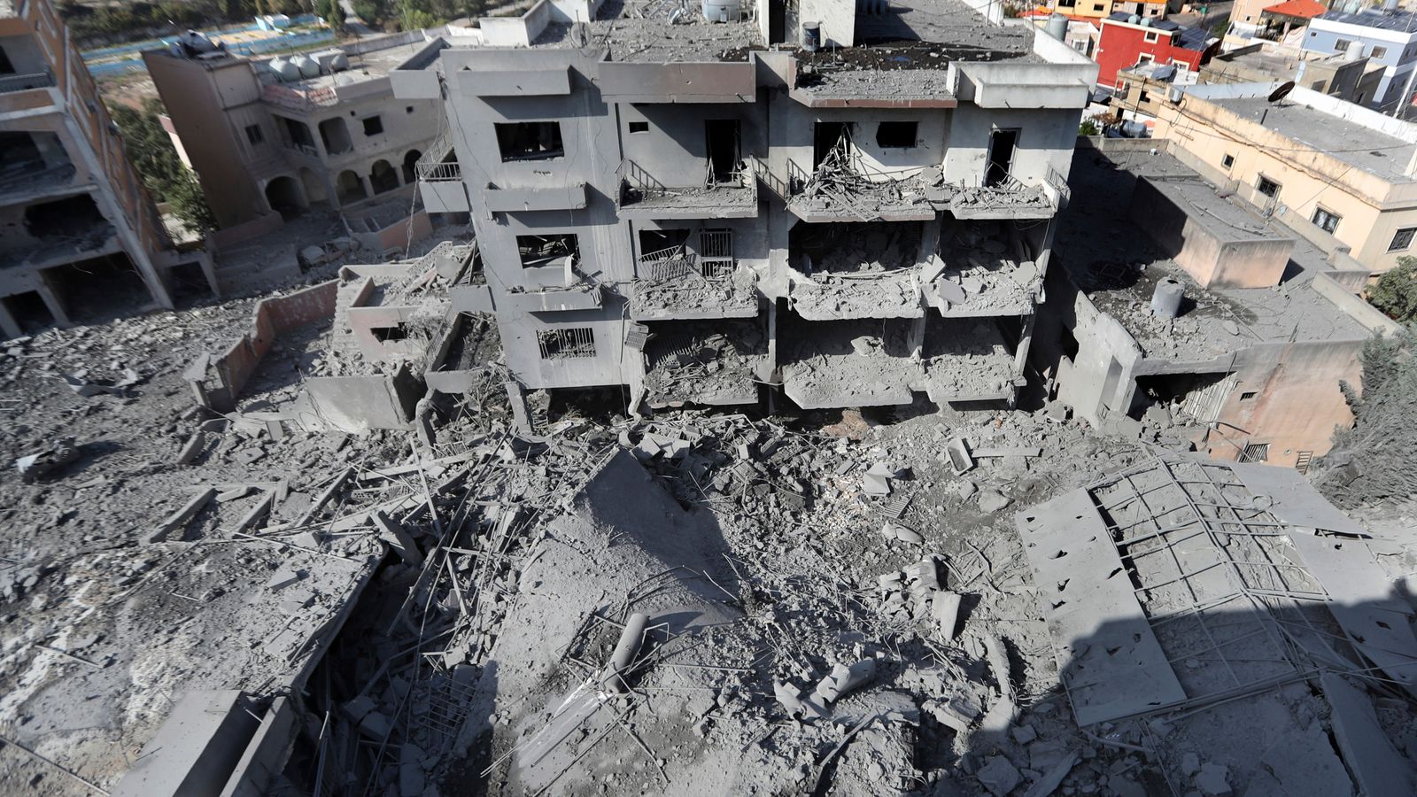 Israel resumes Beirut strikes as latest attacks on Lebanon kill mayor ...