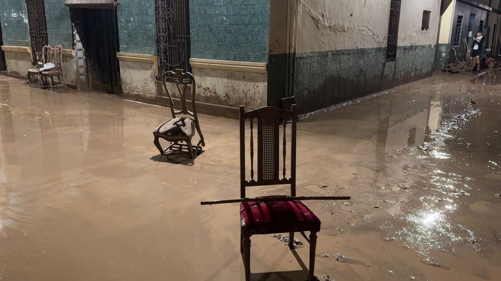 Worst floods in Spain's memory hit 'like a tsunami' | World News | Sky News