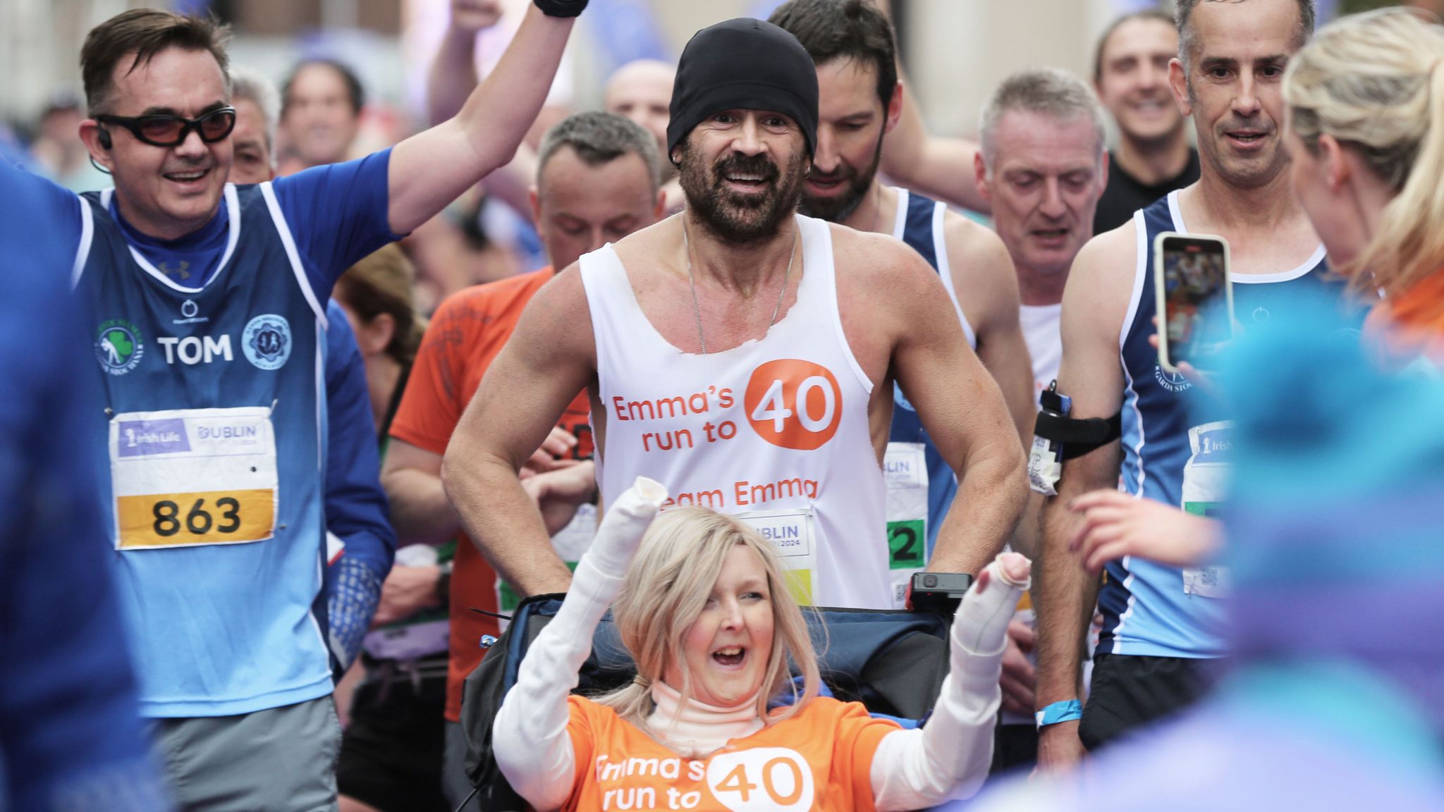 Colin Farrell finishes Dublin Marathon in support of 'courageous' friend | Ents & Arts News ...