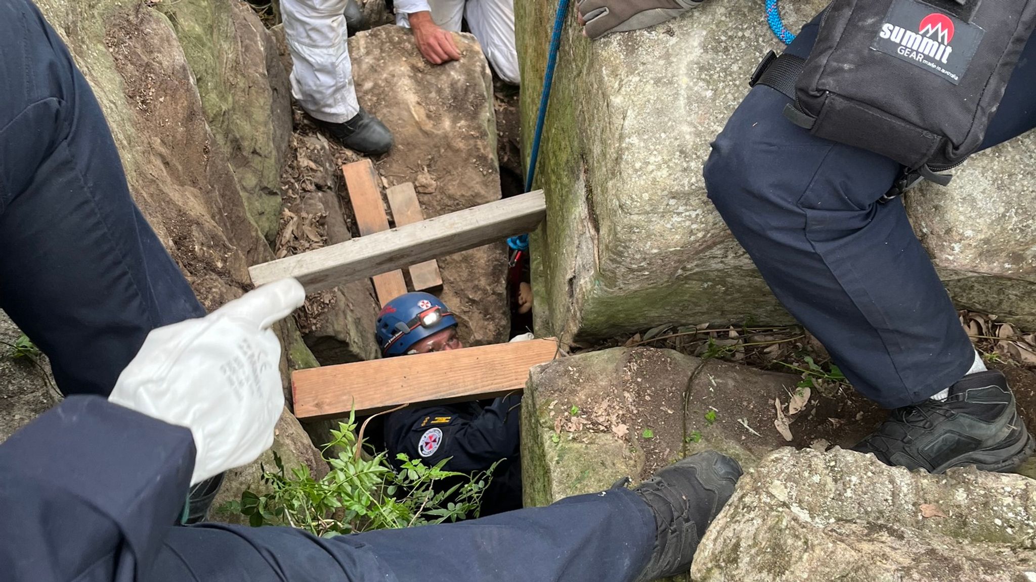 Hunter Valley: Woman trapped between boulders after trying to retrieve ...