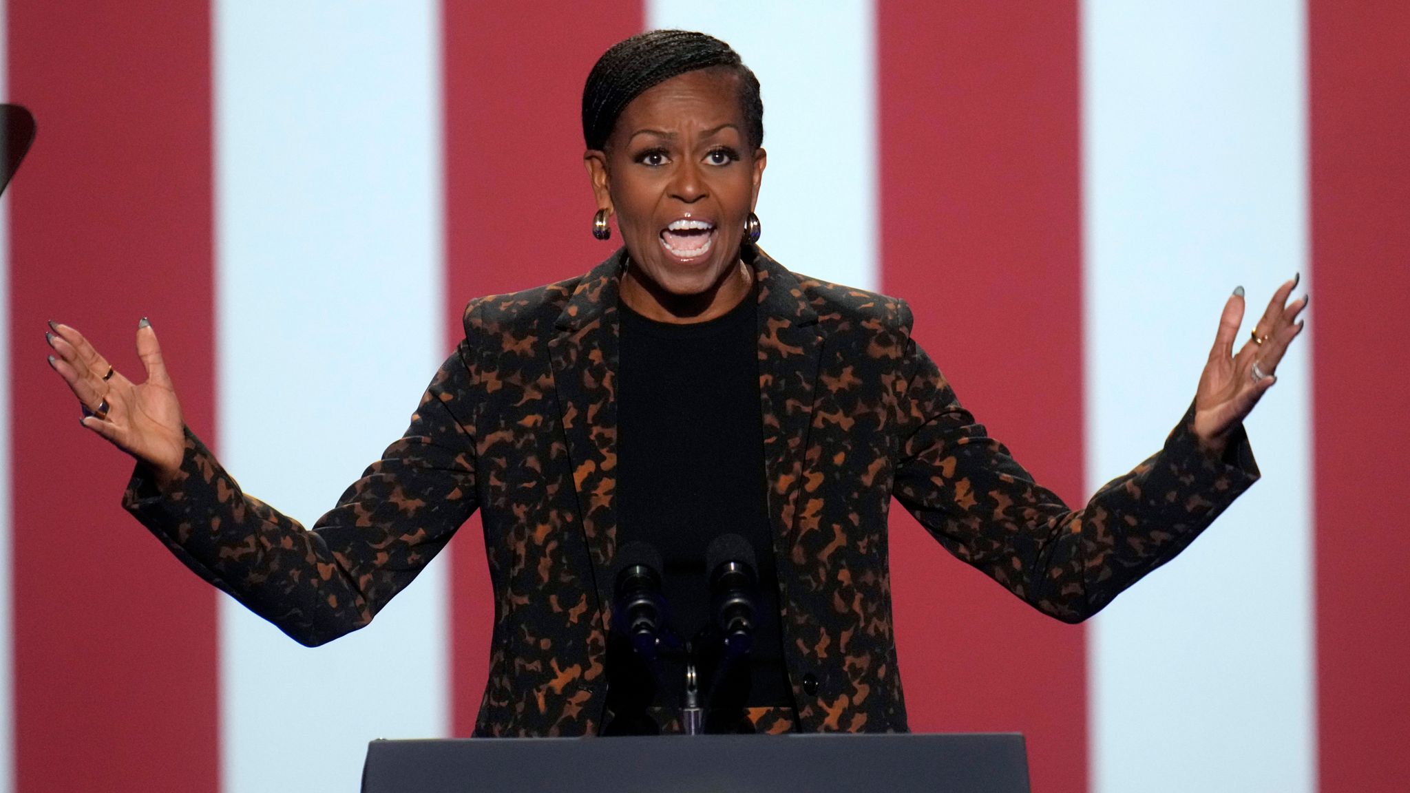 Donald Trump showing 'obvious mental decline', Michelle Obama says | US ...