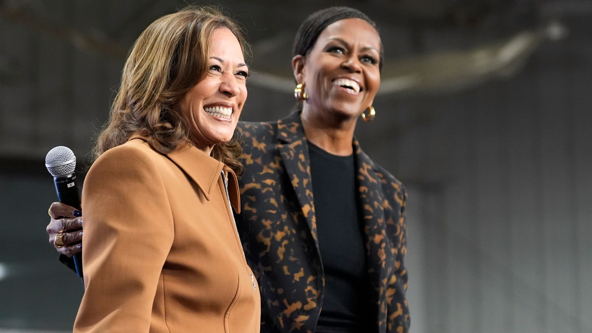 Donald Trump showing 'obvious mental decline', Michelle Obama says | US ...