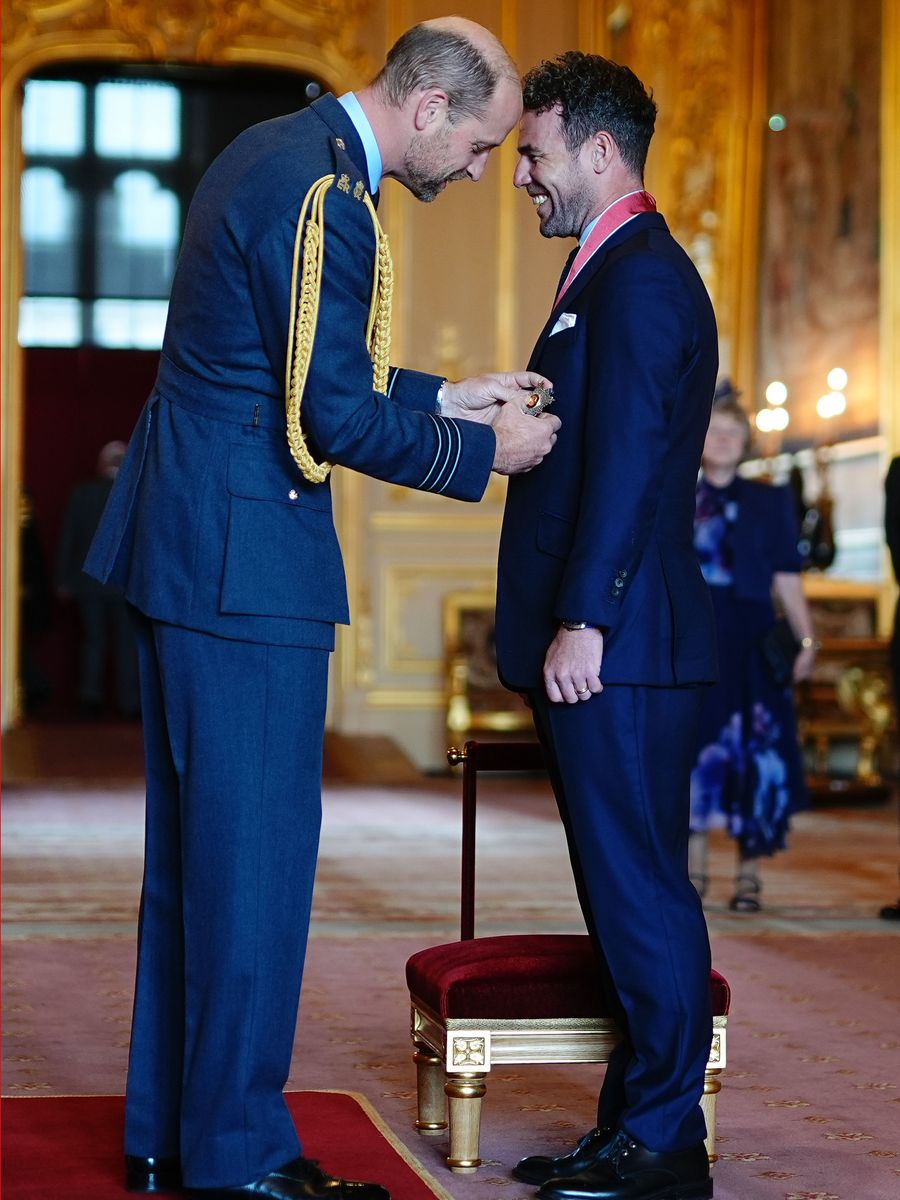 Sir Mark Cavendish praises Prince William after knighthood nerves | UK ...