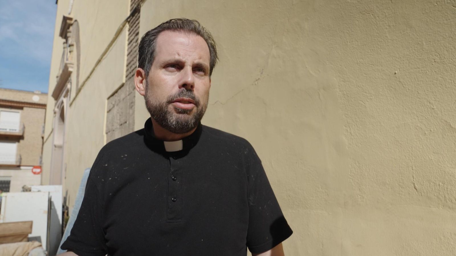 Anger at response to Spain floods grows - as man who held on to post in ...