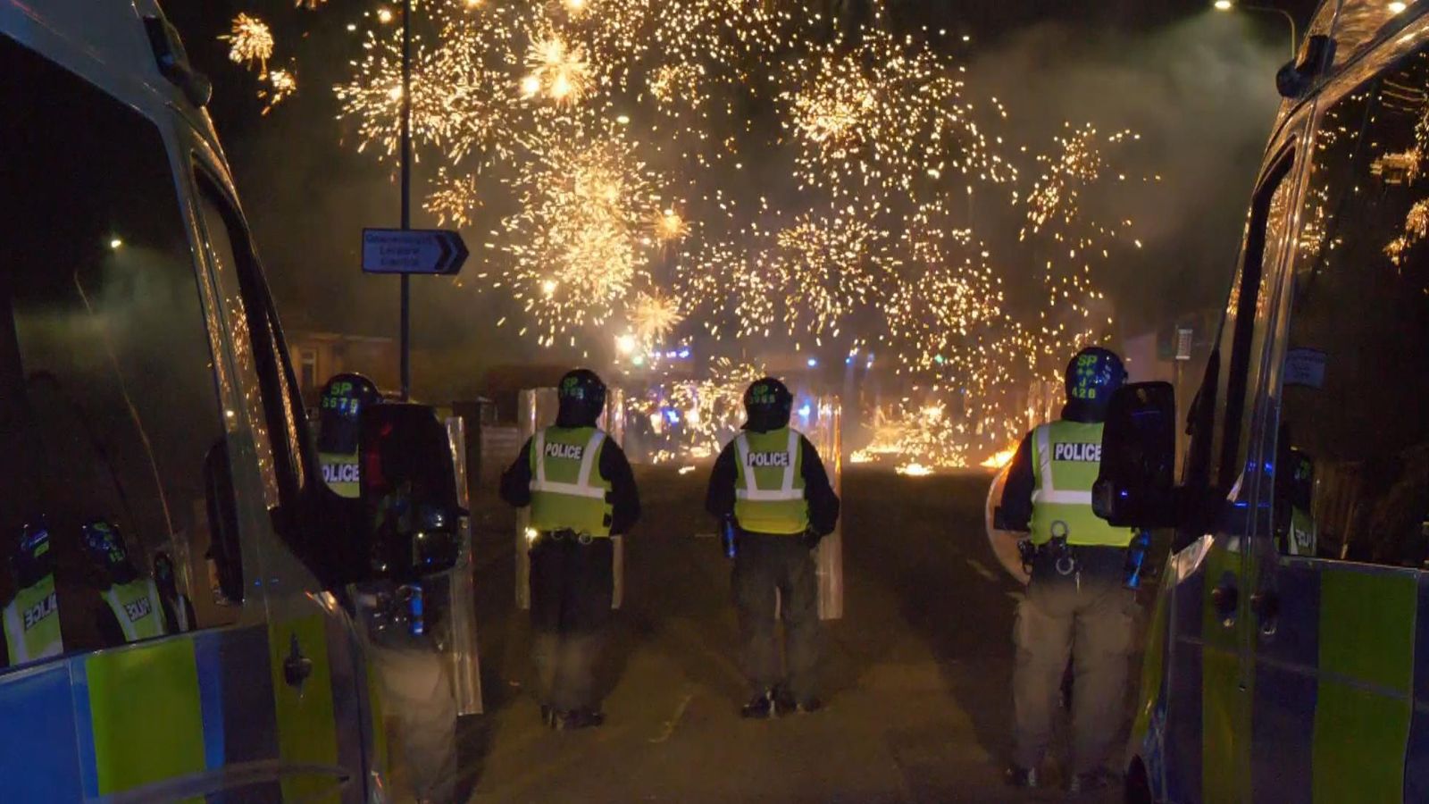 Bonfire night: Fireworks thrown at police during unrest in Edinburgh ...