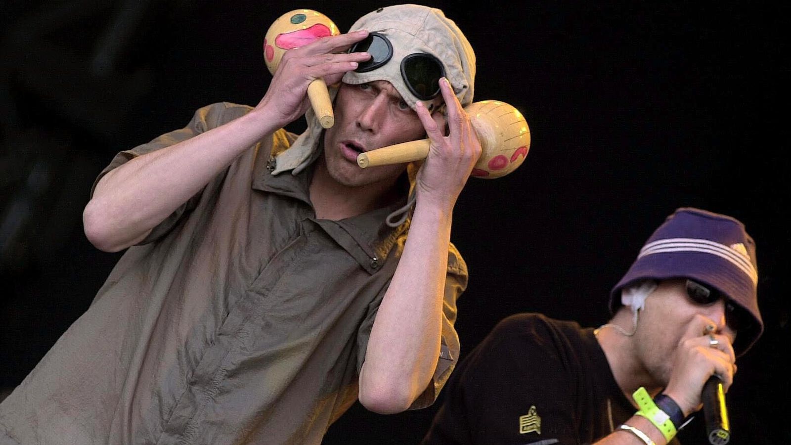 Happy Mondays stars Shaun Ryder and Bez give thoughts on Oasis and ...